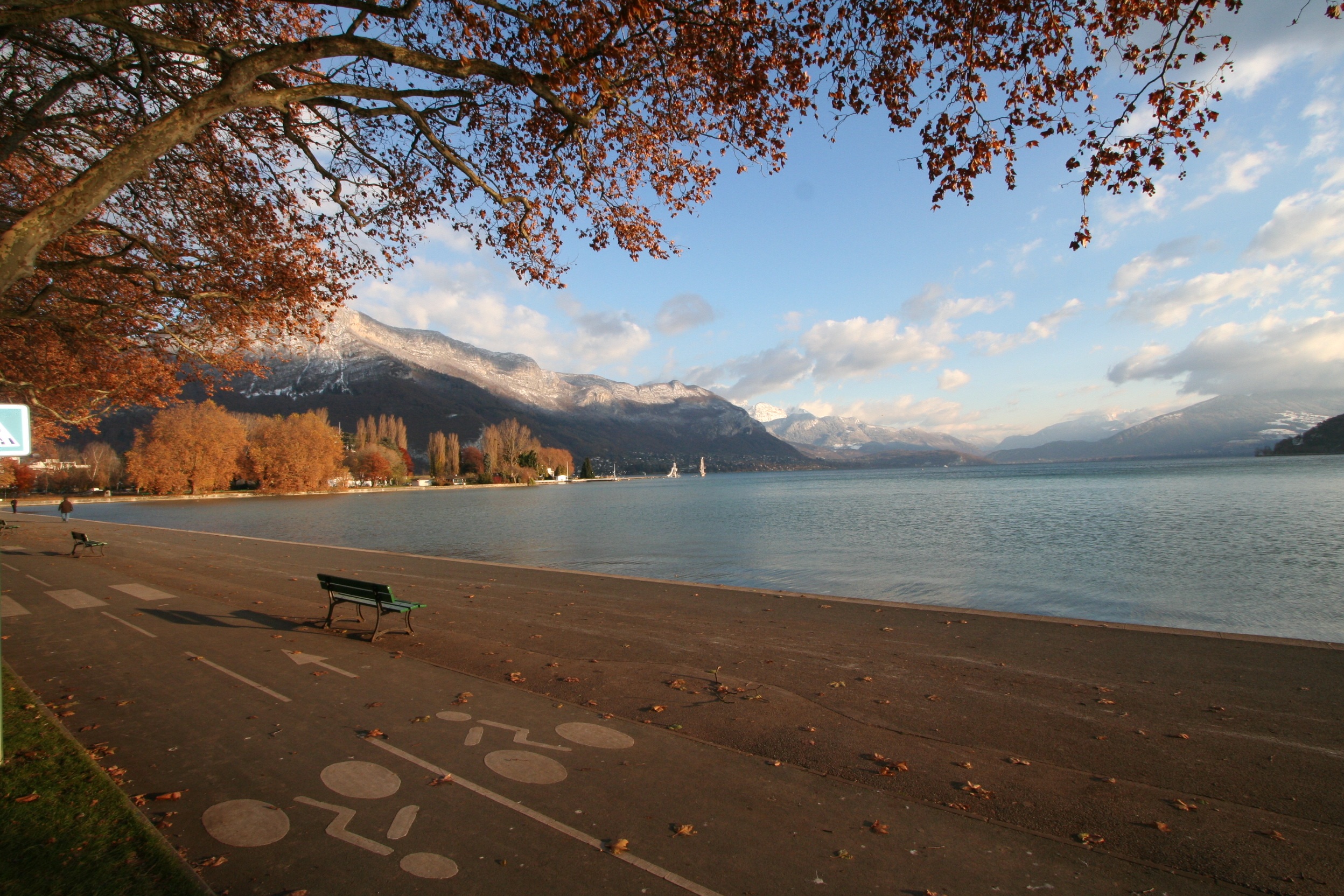 Annecy Lake Water'S free image download