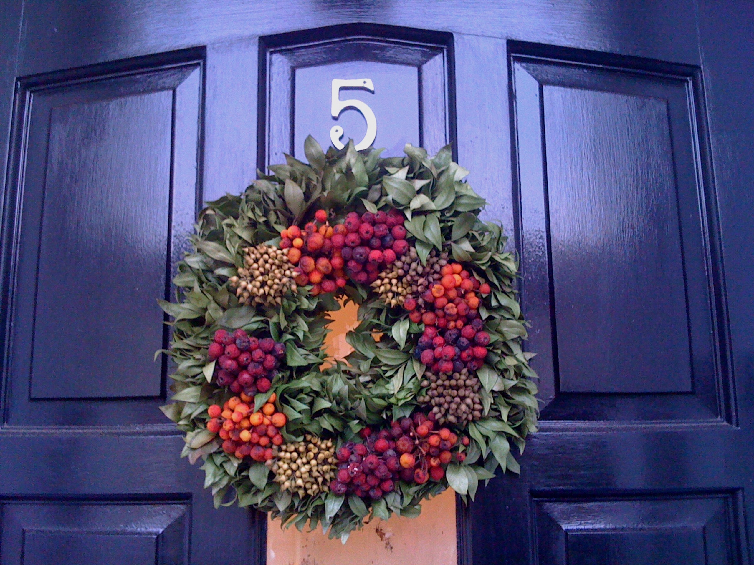 Christmas December wreath on door free image download