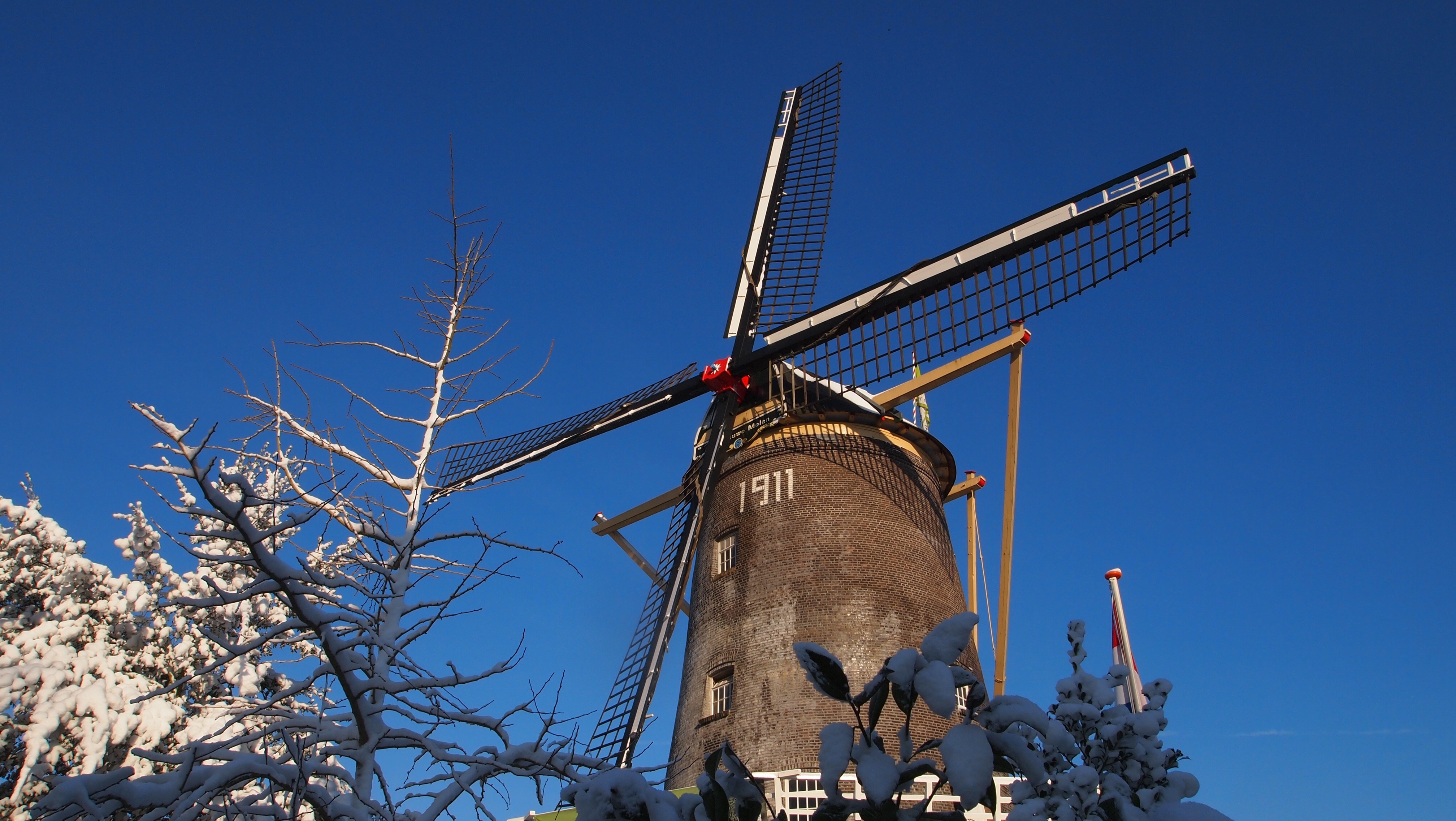 Historic Mill Winter Snowy free image download