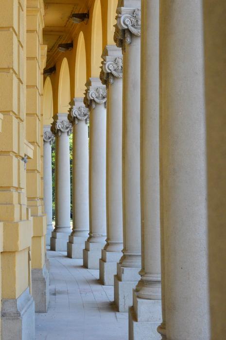 White columns standing in row free image download
