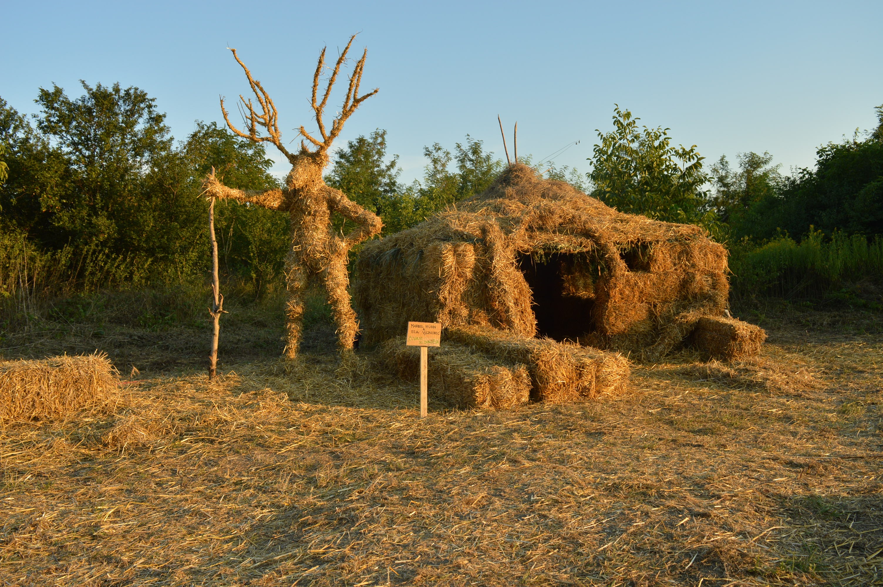 Straw Sculpture free image download