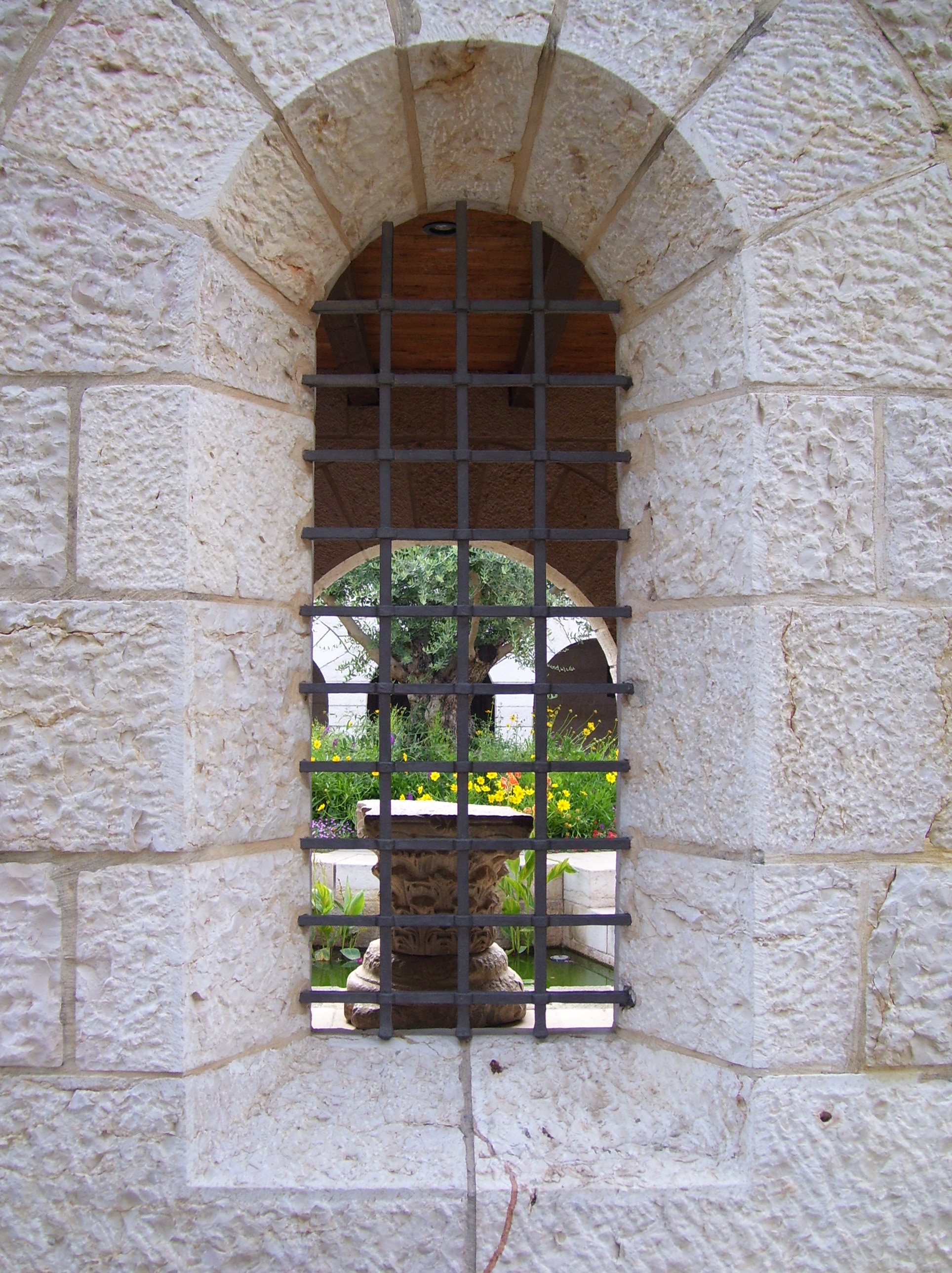 Lake Dusia Grating Window free image download