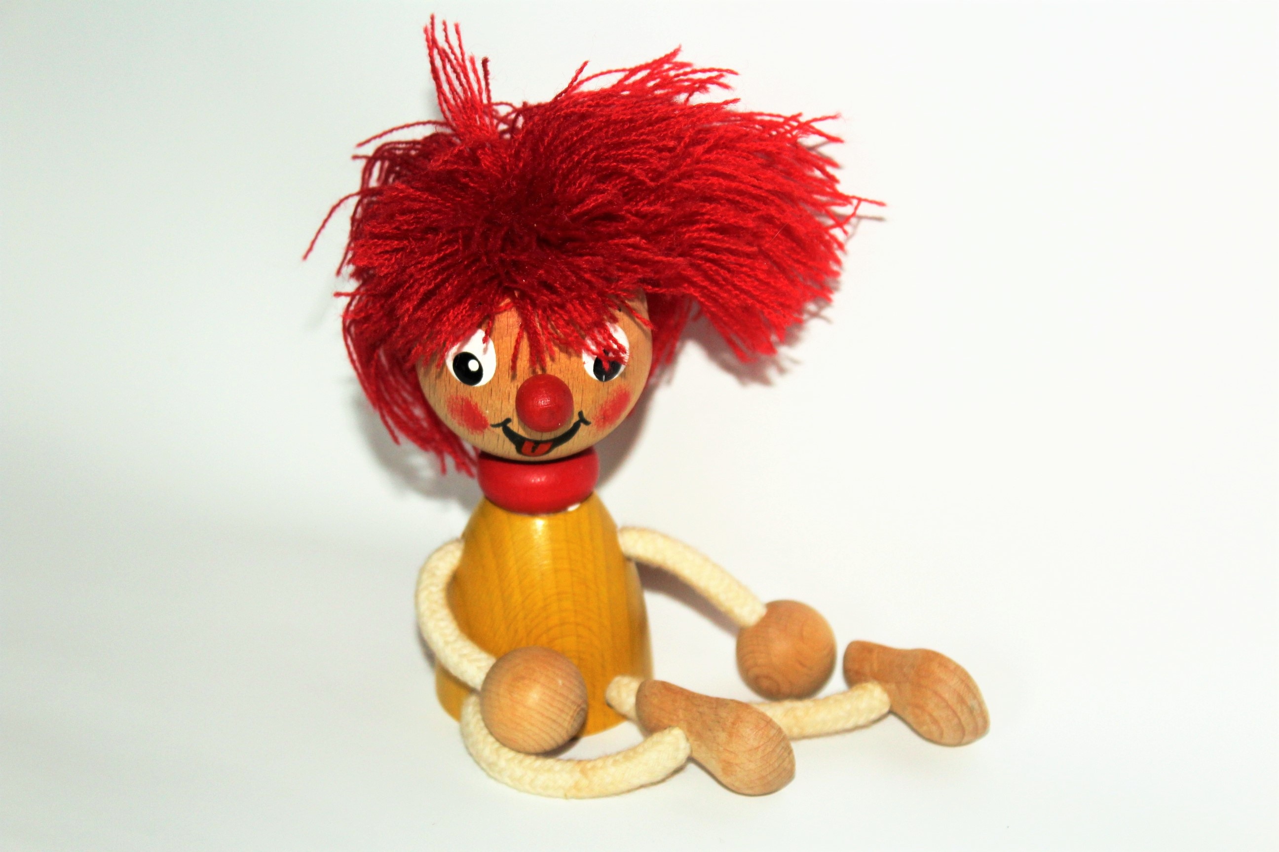 Pumuckl Red Holzfigur free image download