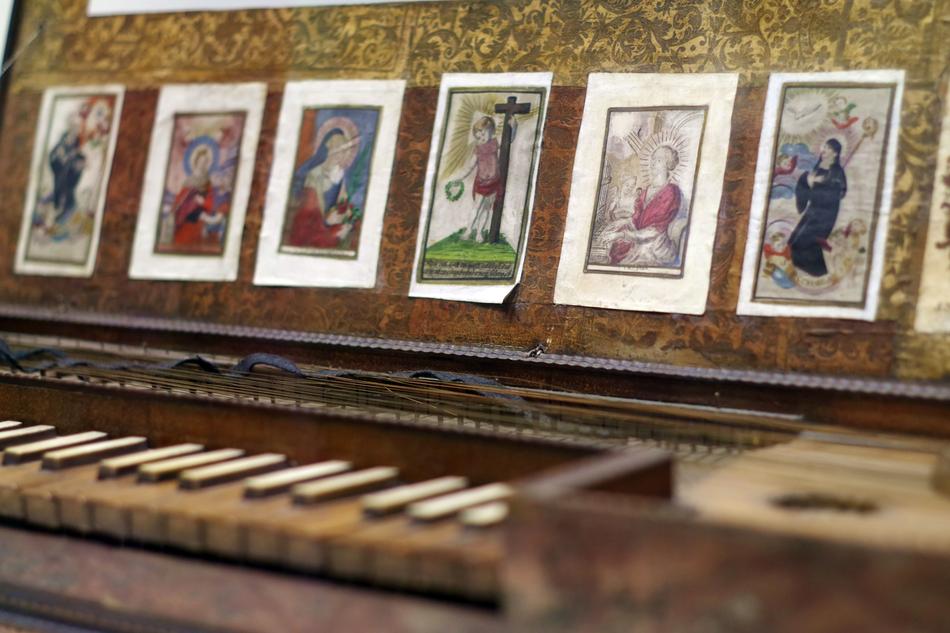 Organ Old Keys free image download