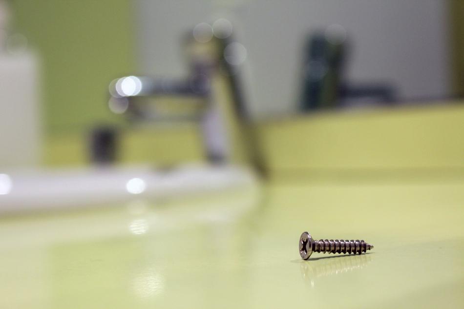 Screw Sink Tap free image download