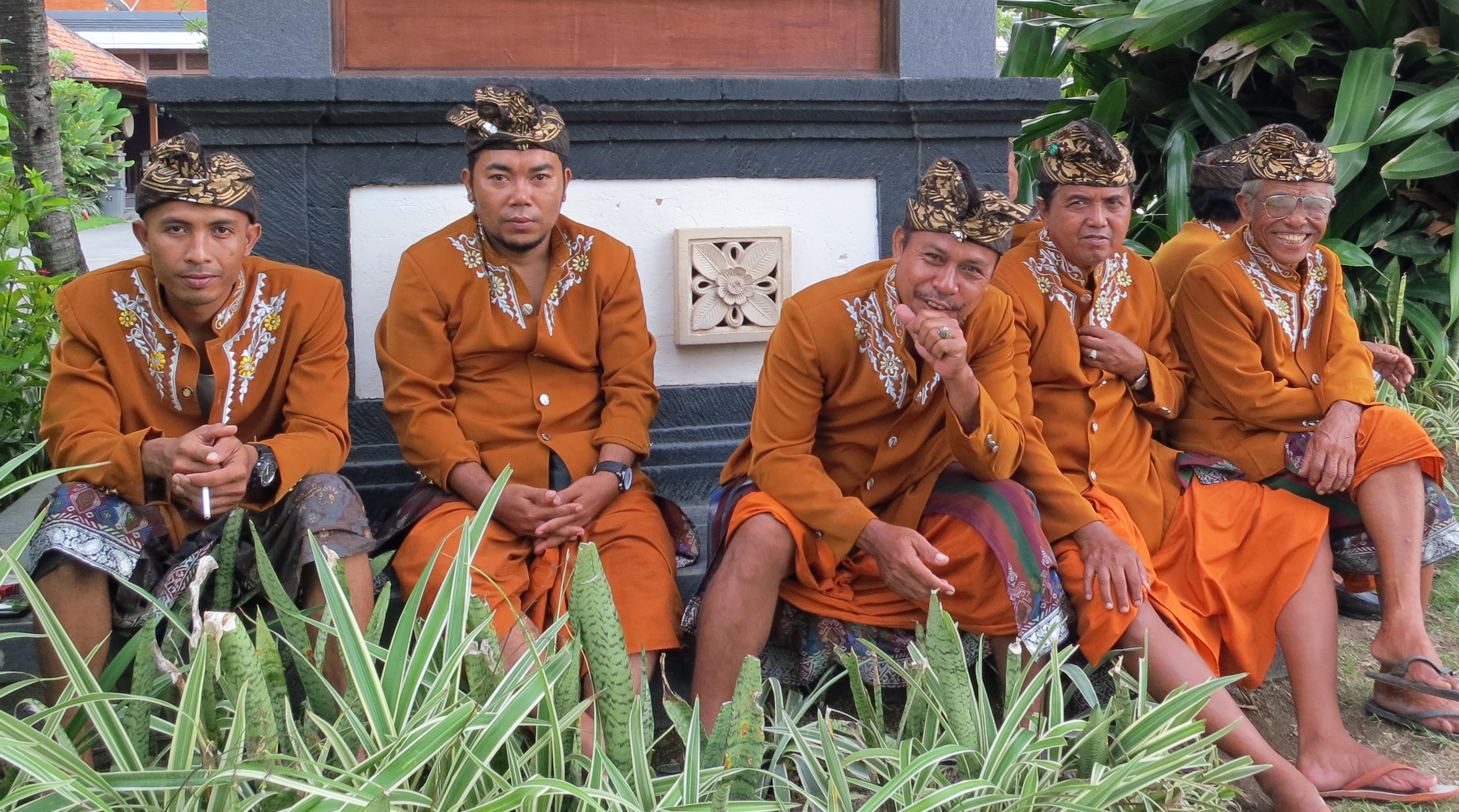 Men Bali Waiters free image download
