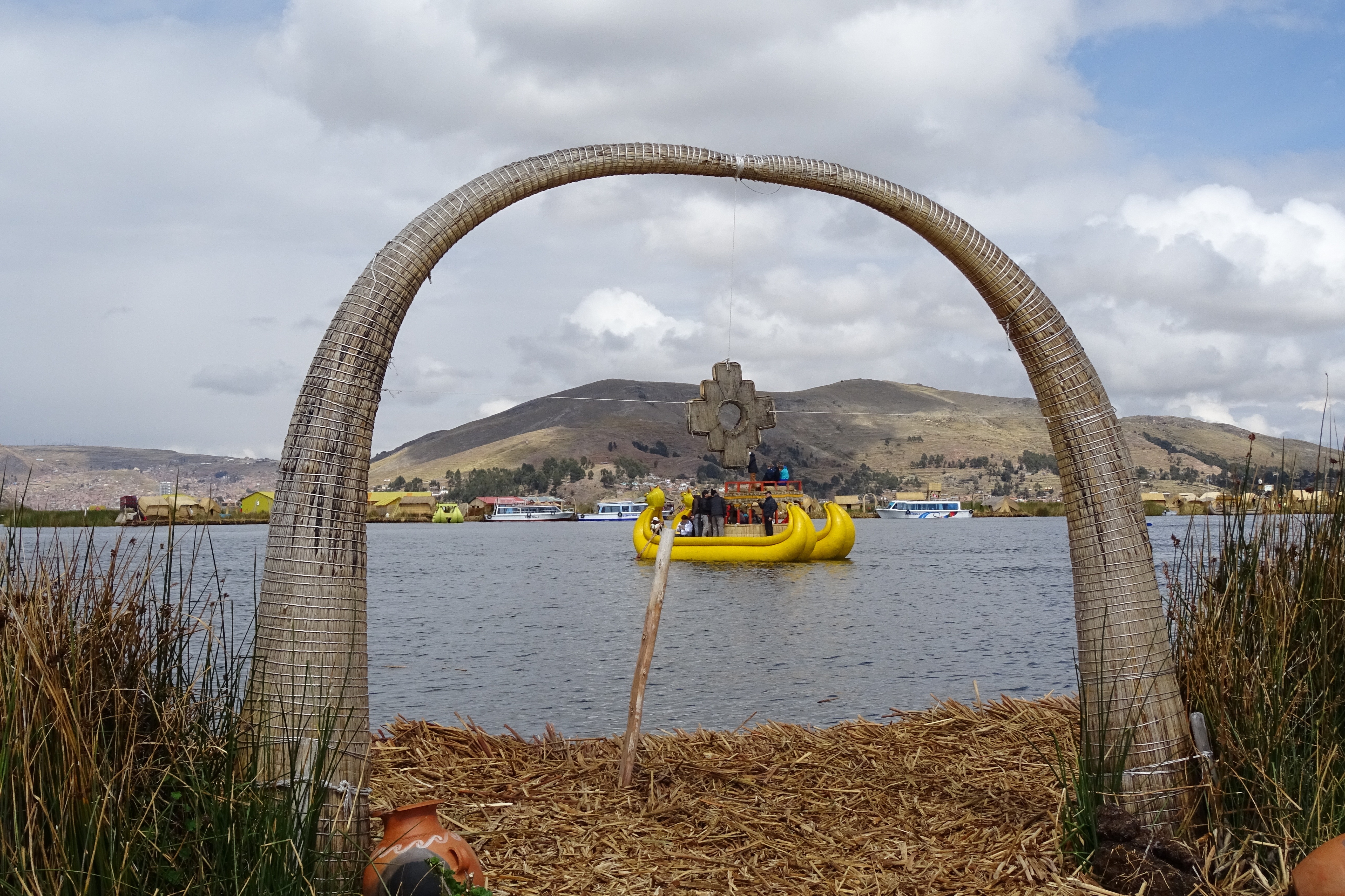 Wooden arch by the lake free image download