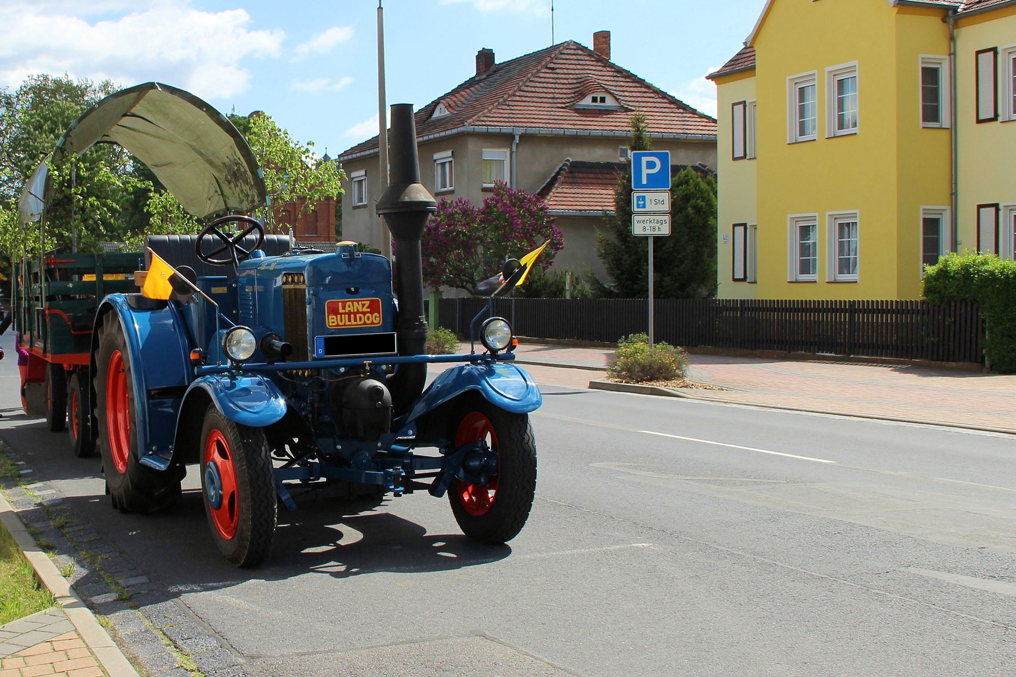 Lanz Bulldog Tractor free image download