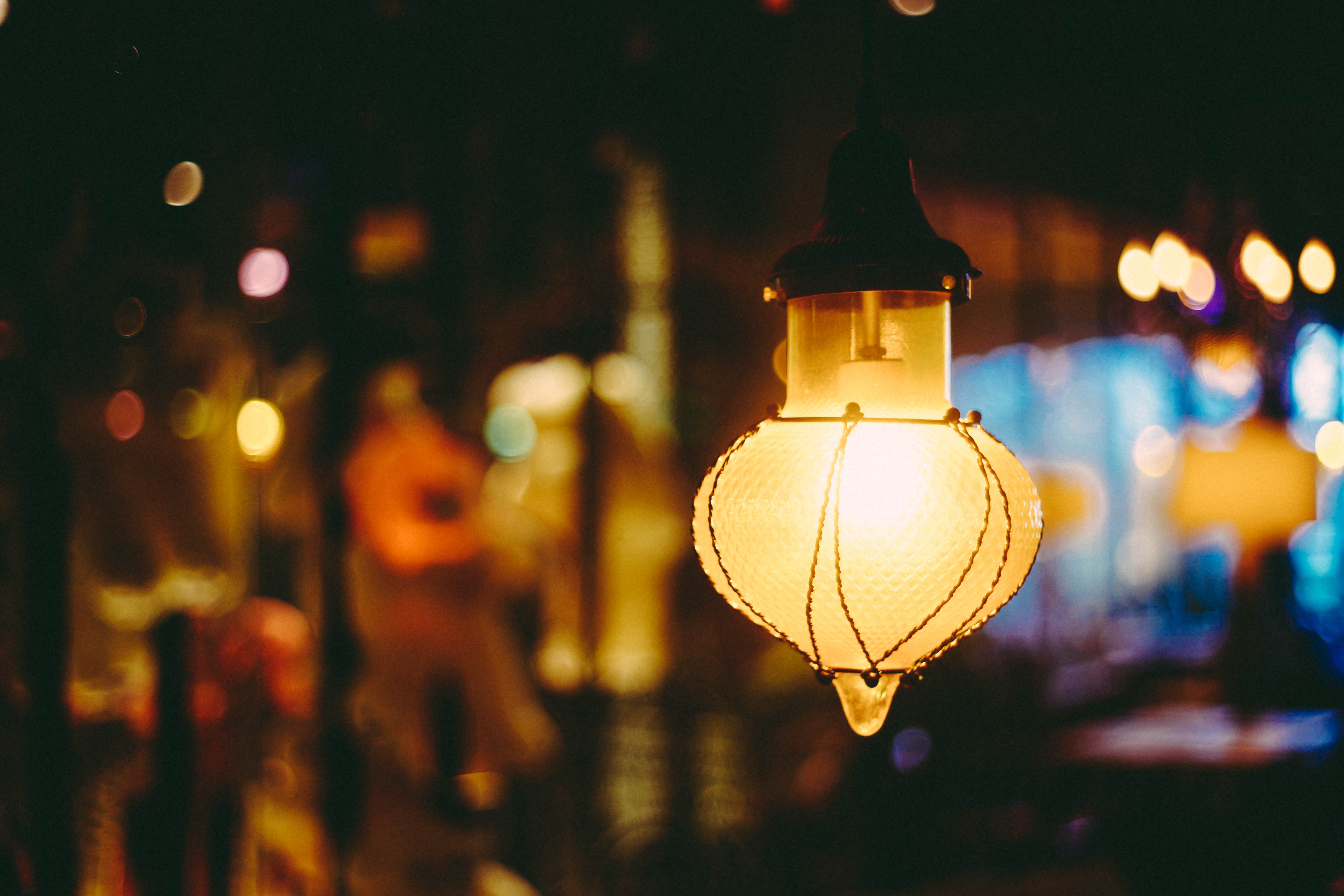 Light bulb in a cafe free image download