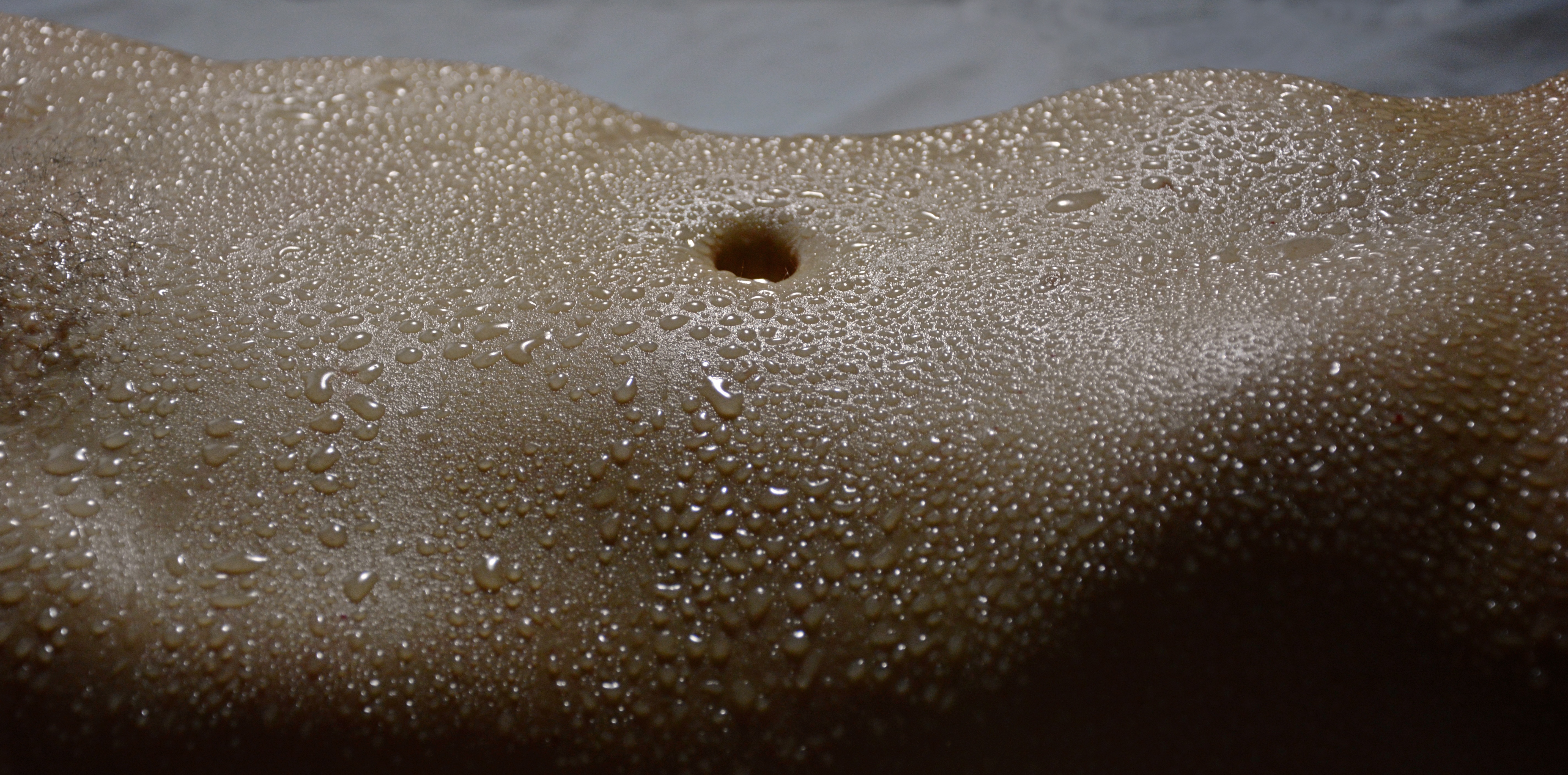 Raindrops on the body free image download