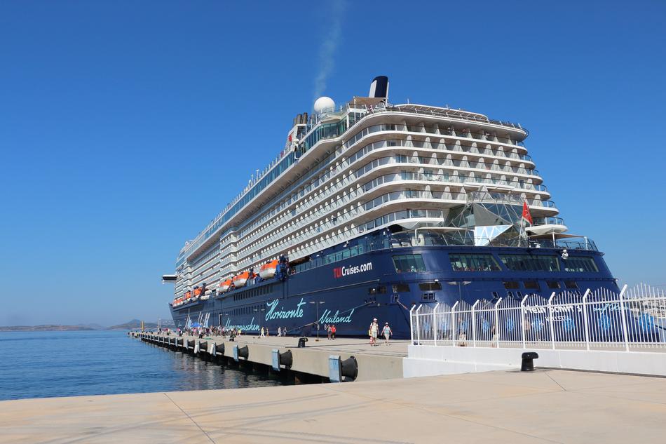 Cruise Ship Tui Fleet free image download