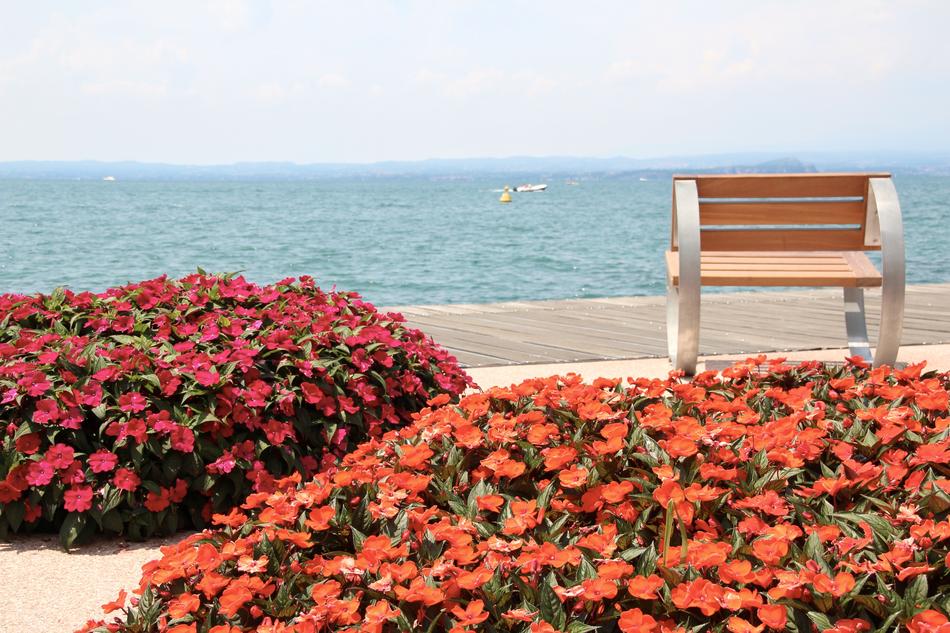 Outlook Garda Bank free image download