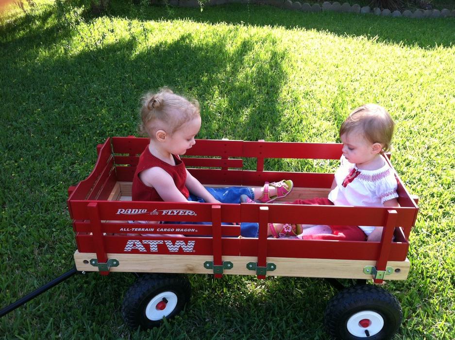Sister Wagon Play free image download