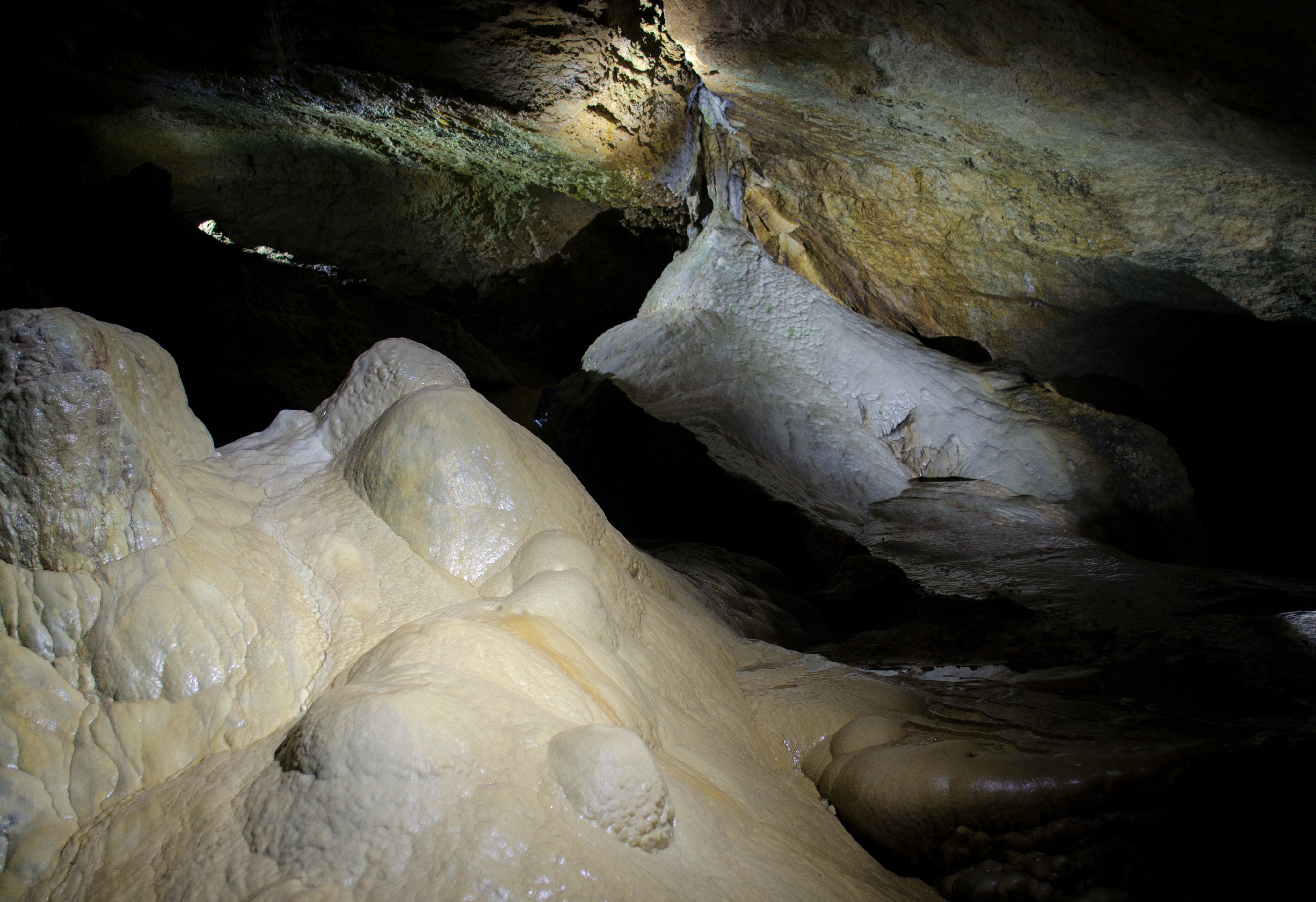 Stalactite Cave Sophie free image download