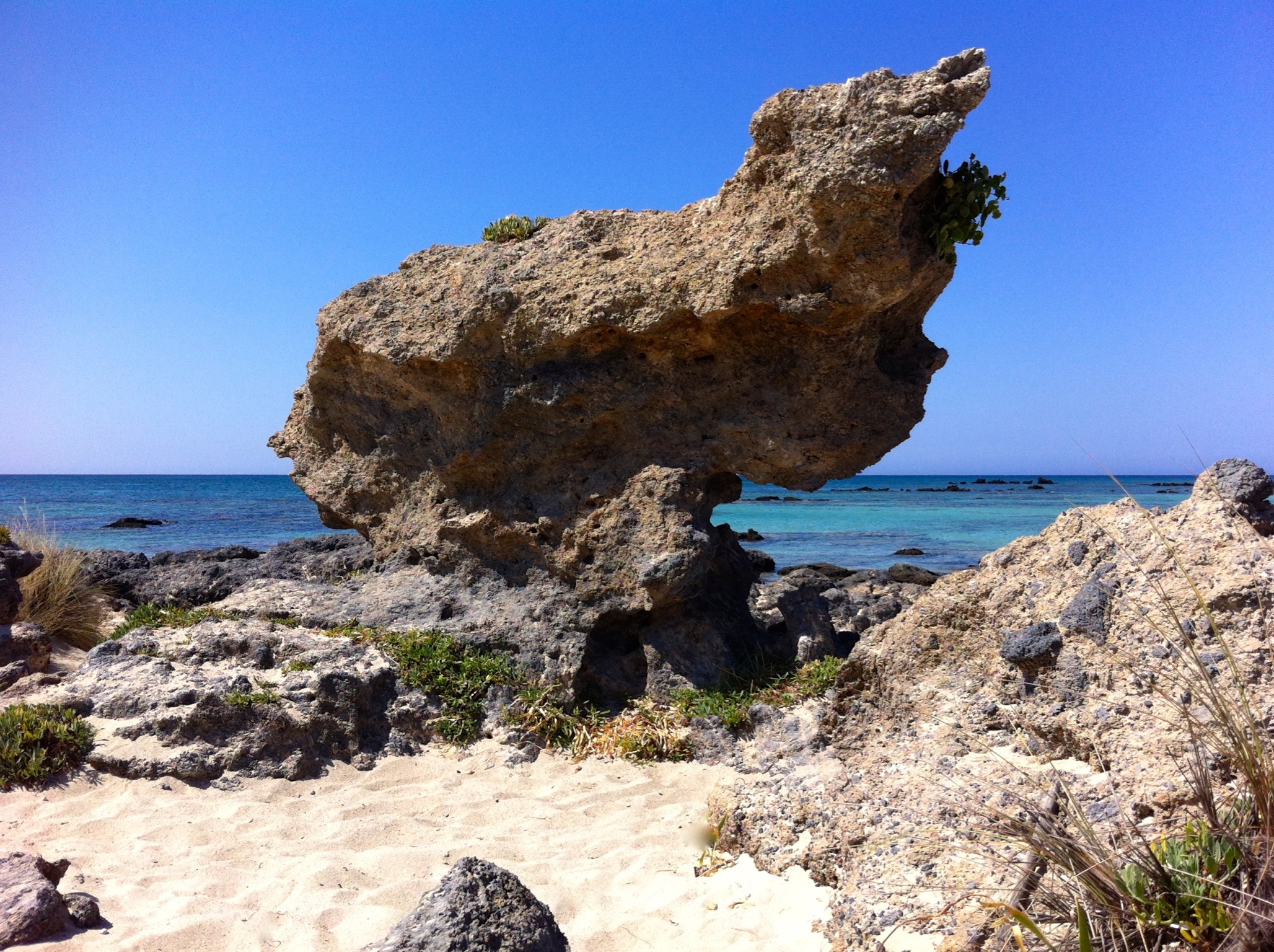 Stone beach big sea free image download