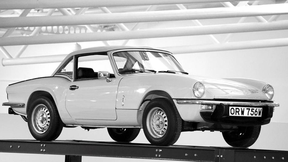 Car Old model monochrome free image download