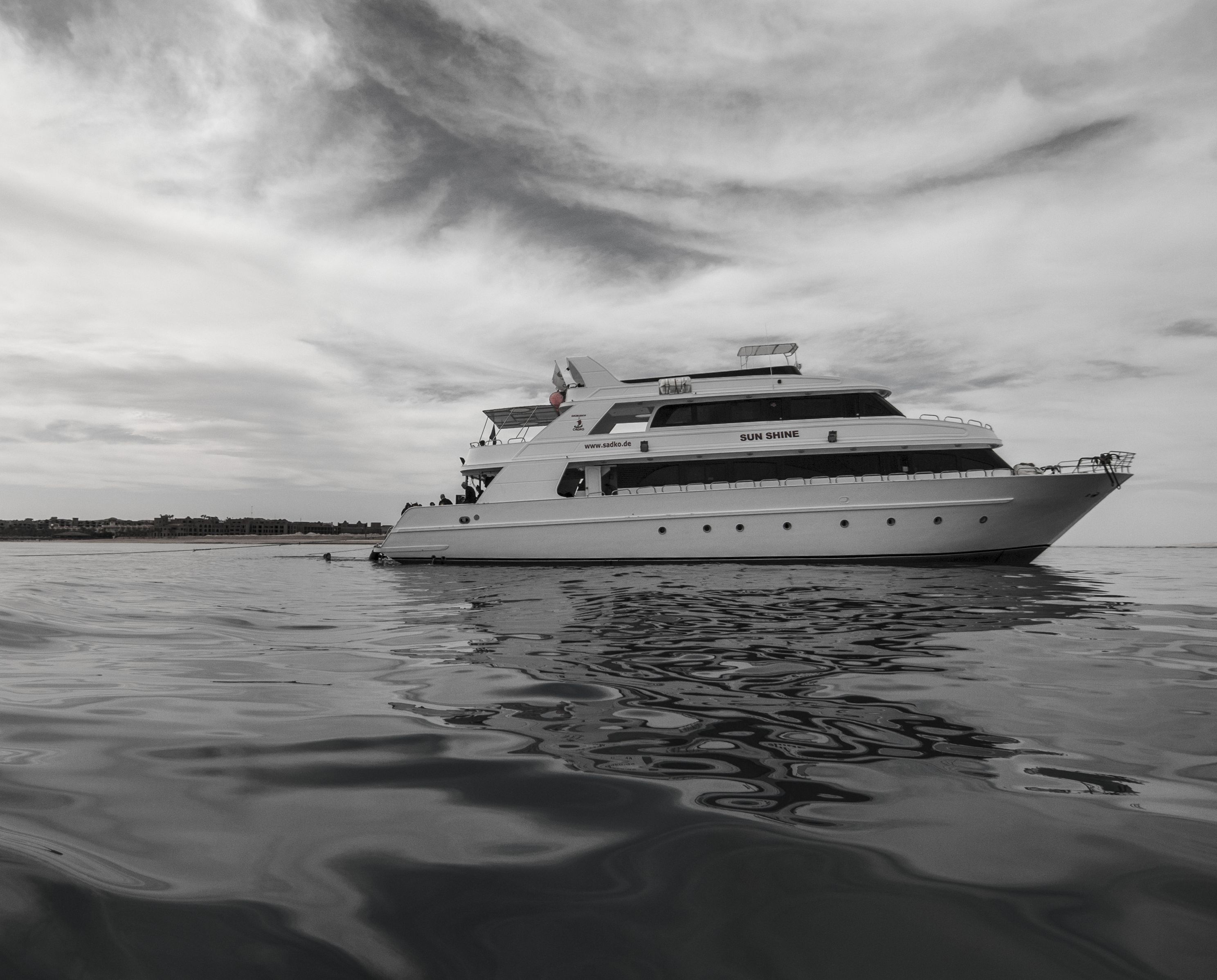 Red Sea Yacht free image download