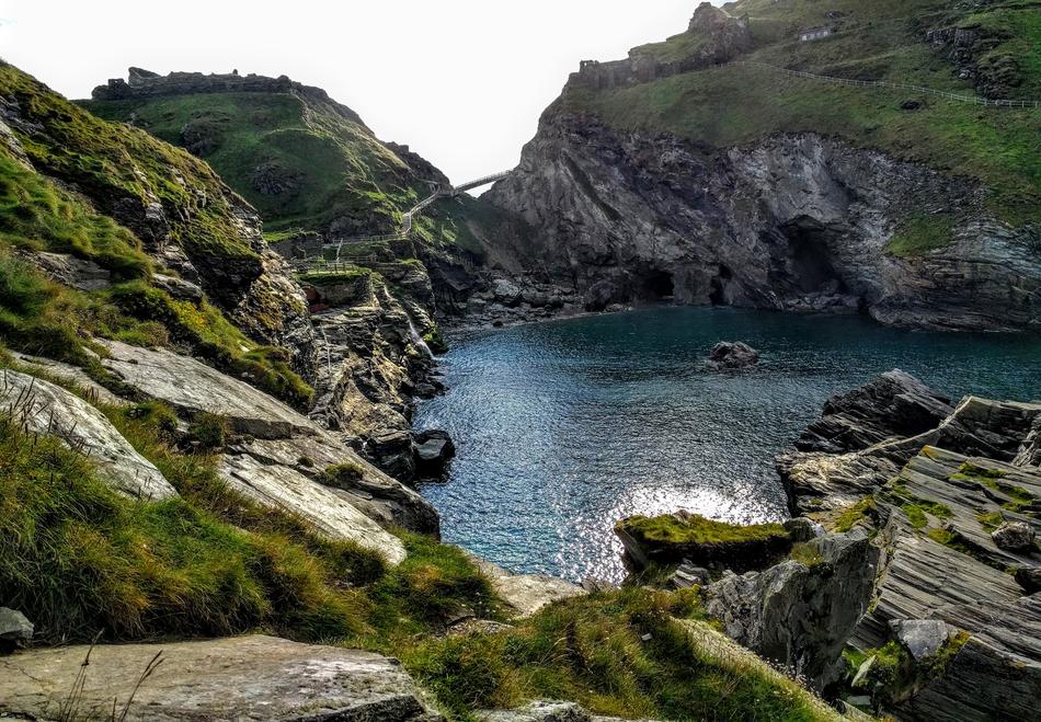 Bay Cove Cliffs free image download