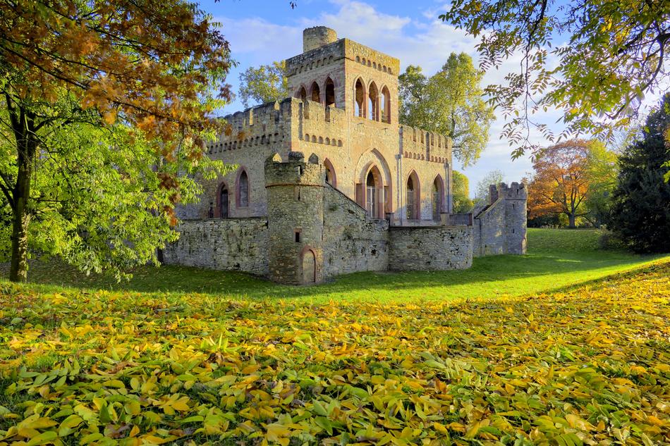 Beautiful castle in a meadow free image download