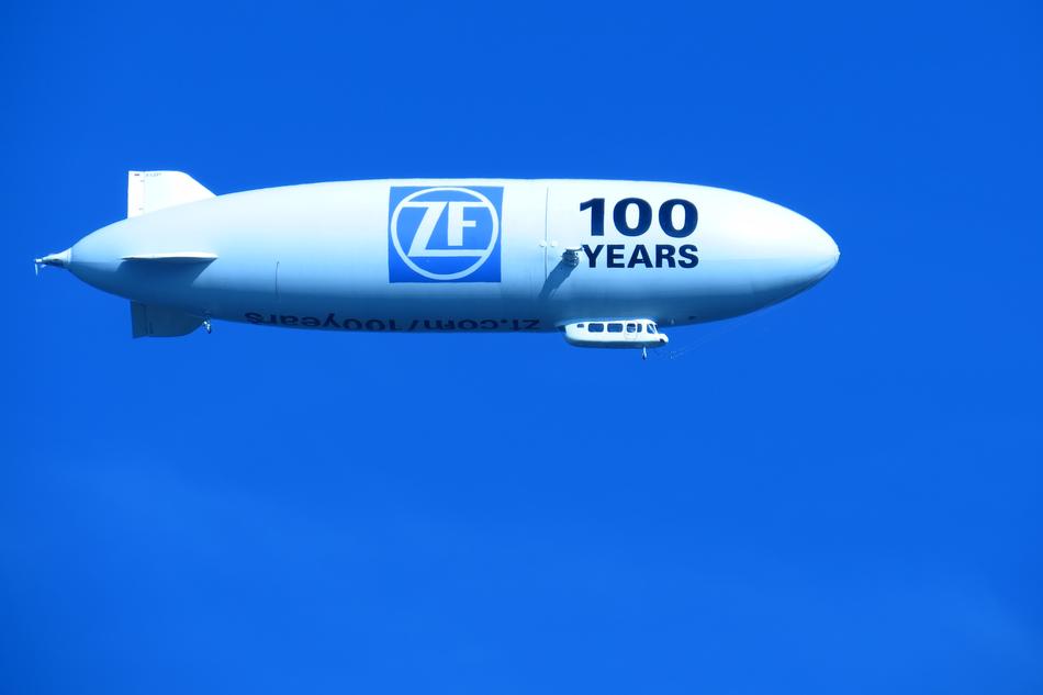 Zeppelin Sky Flying free image download
