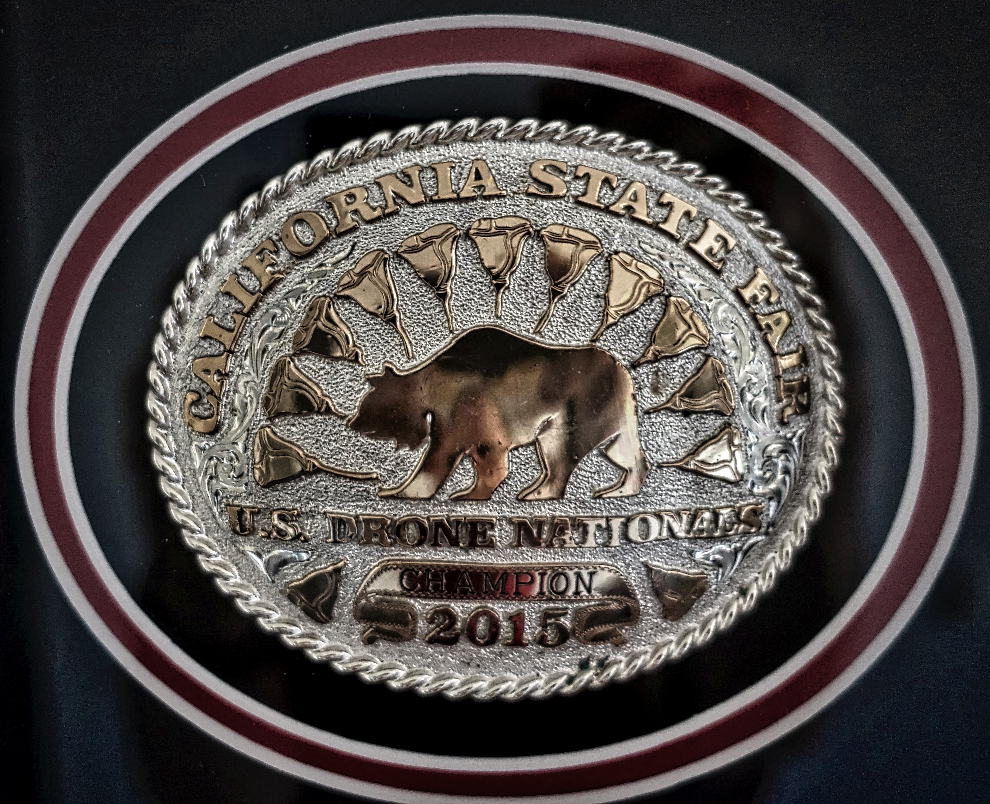 Silver badge with signature and bear free image download