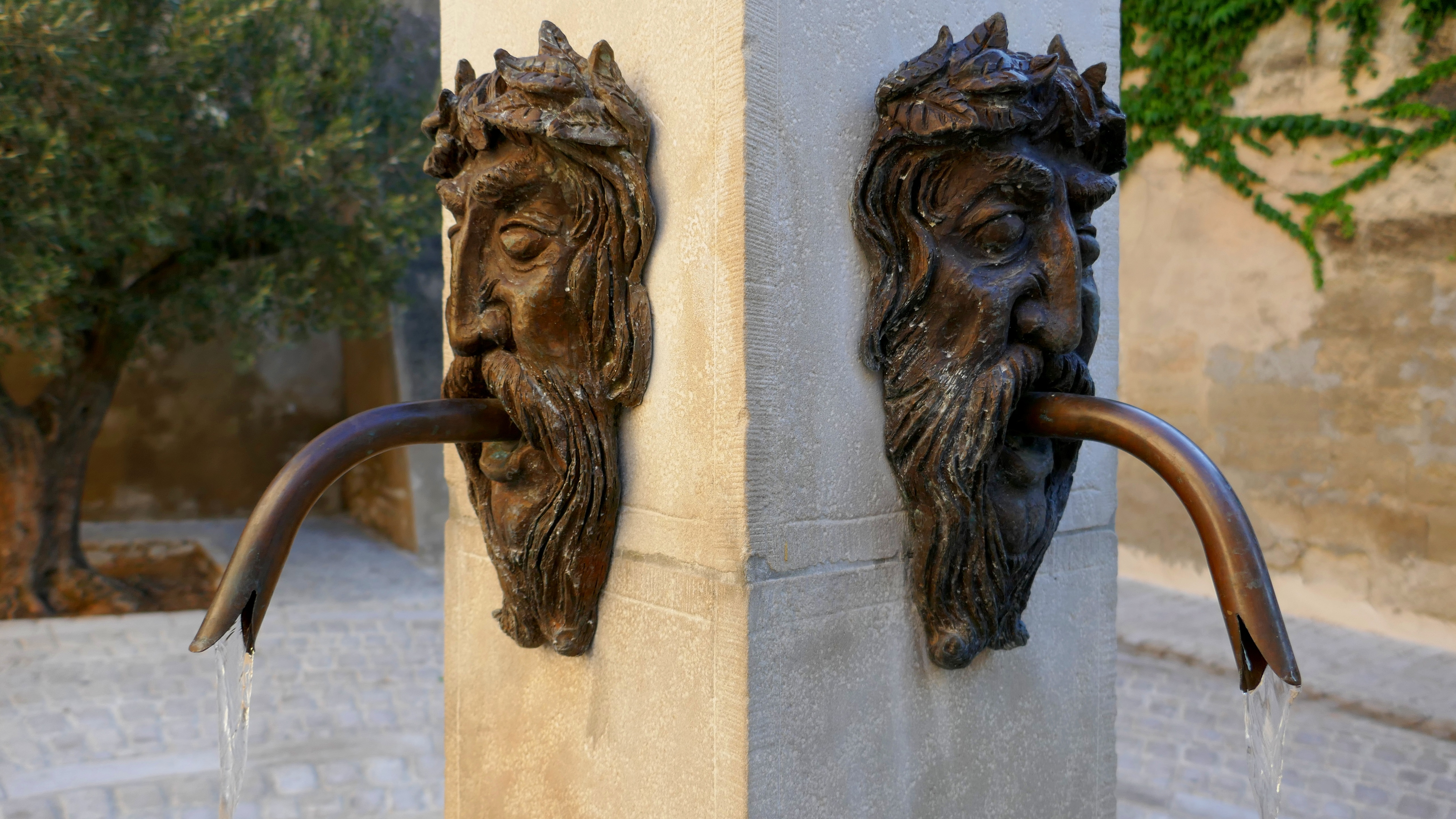 Fountain Face Bronze free image download