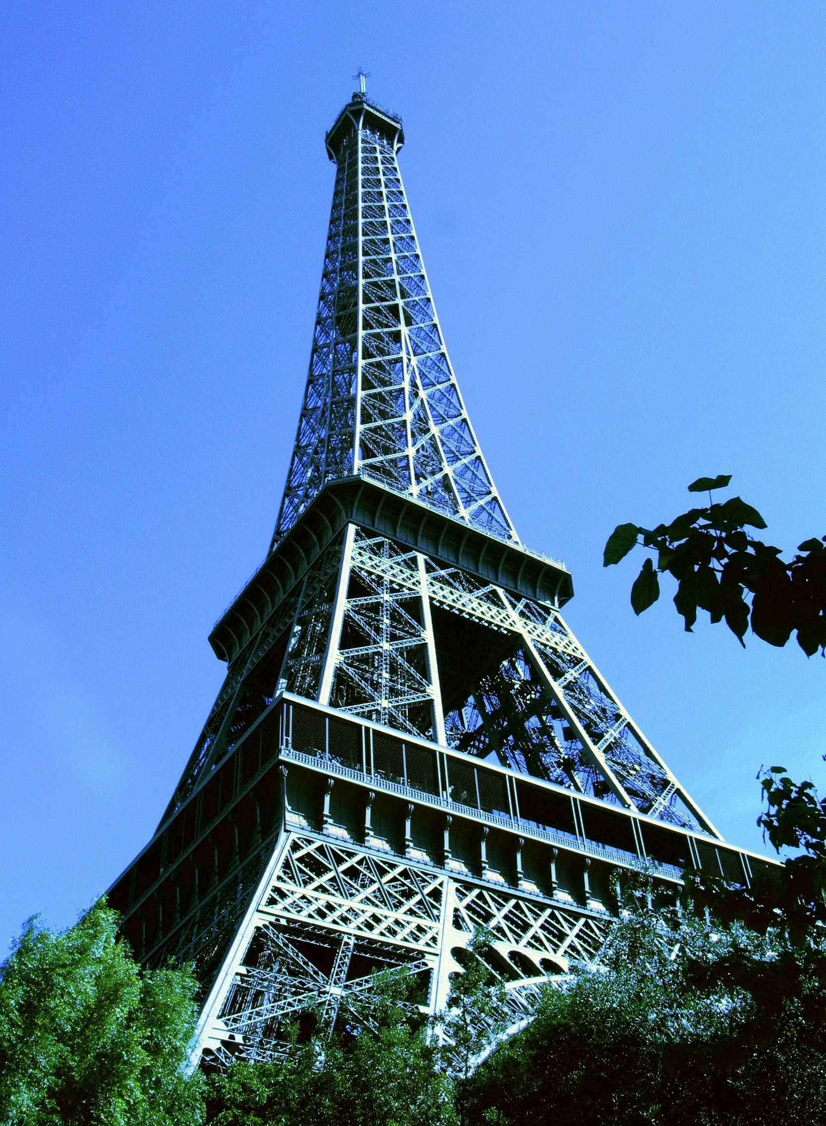 Magnificent tower of paris free image download