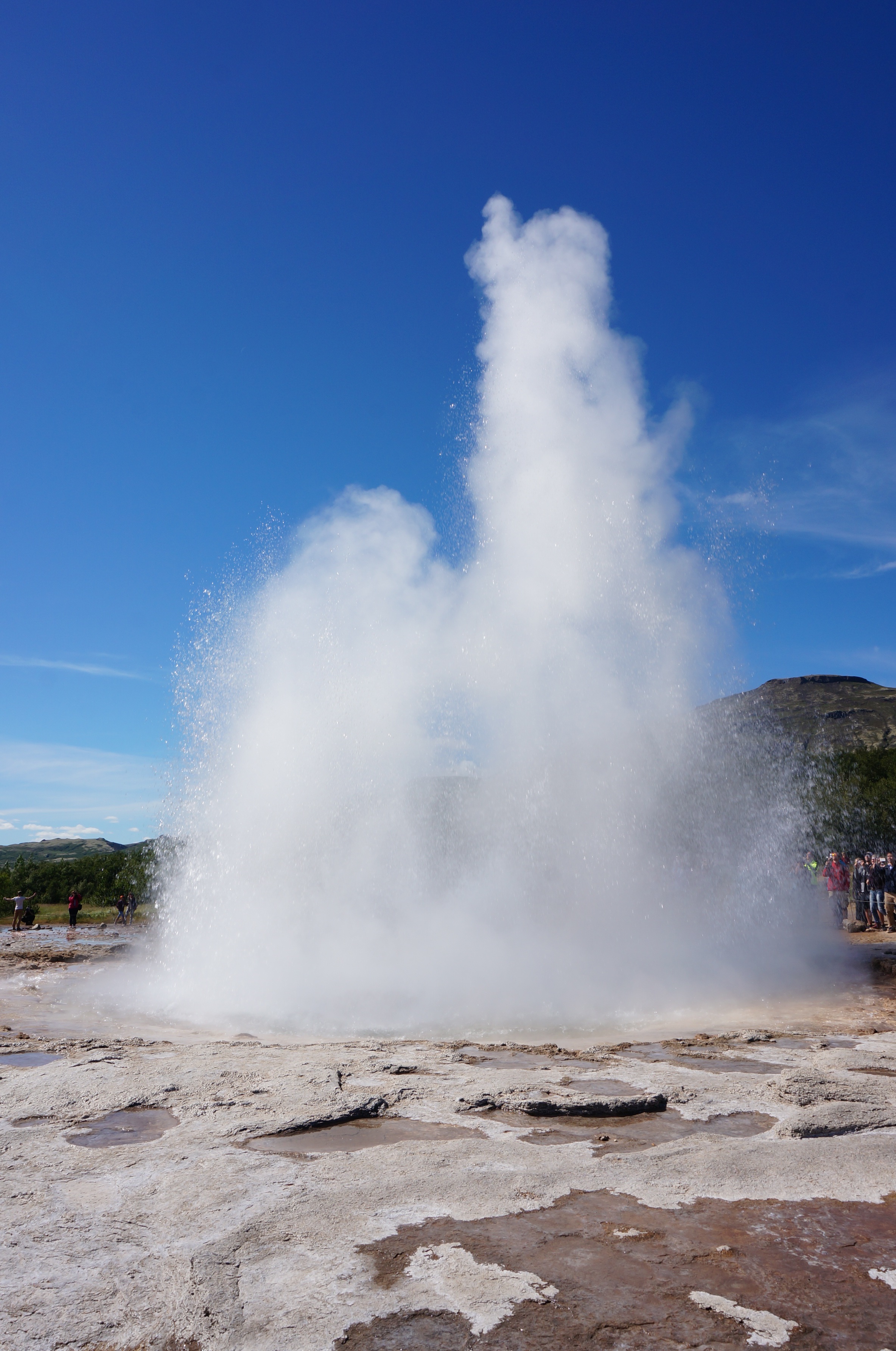 Beautiful view of the geyser free image download
