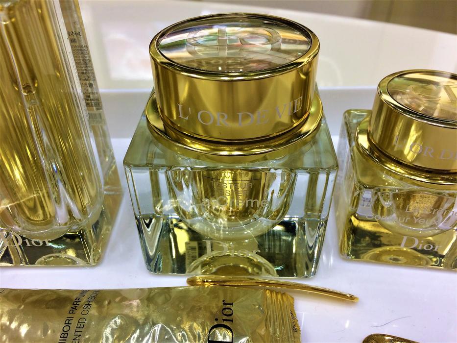 Gold branded perfume free image download