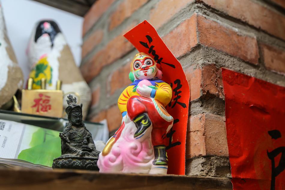 Clay Figurine Folk Craft Monkey free image download