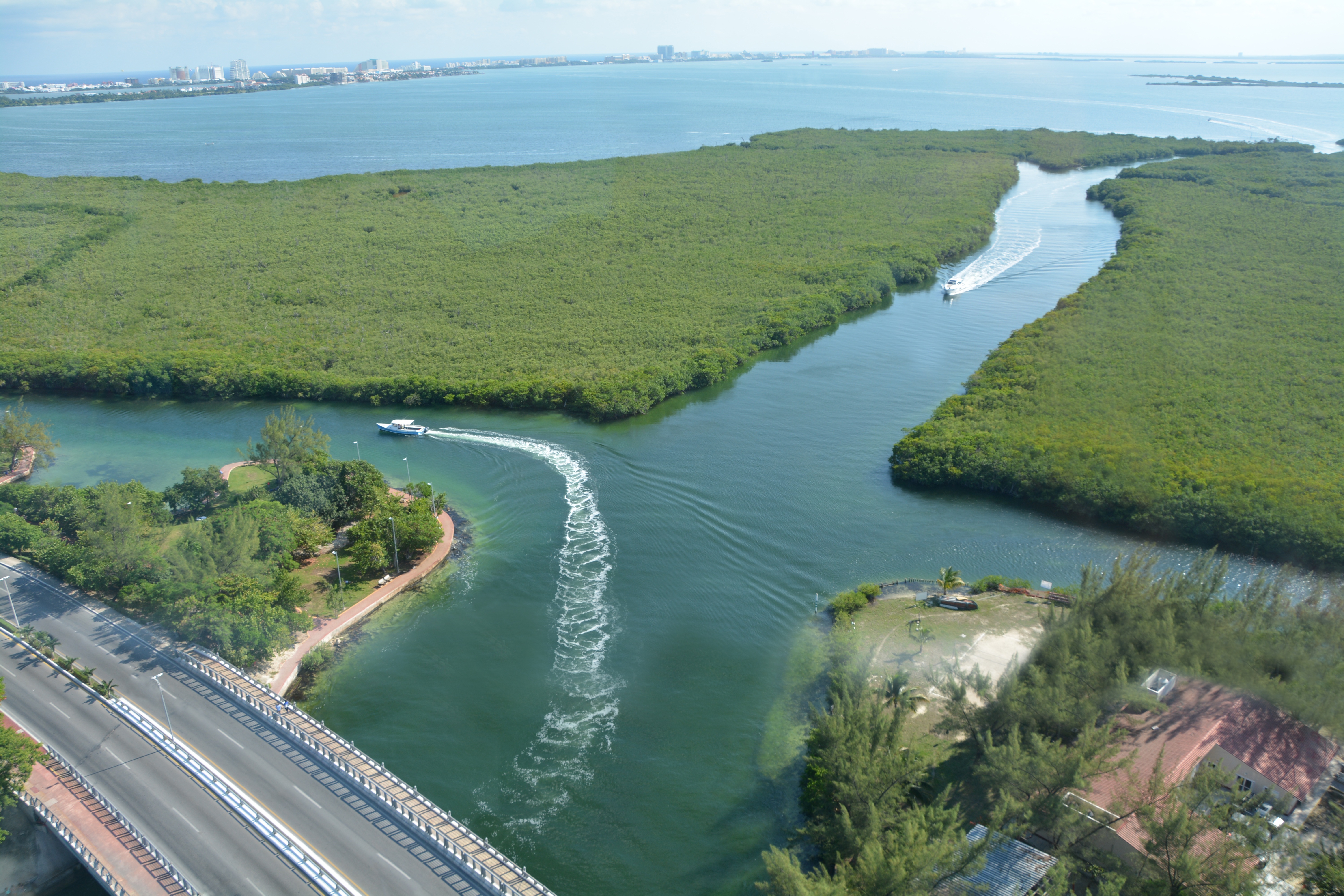 Cancun Bridge free image download