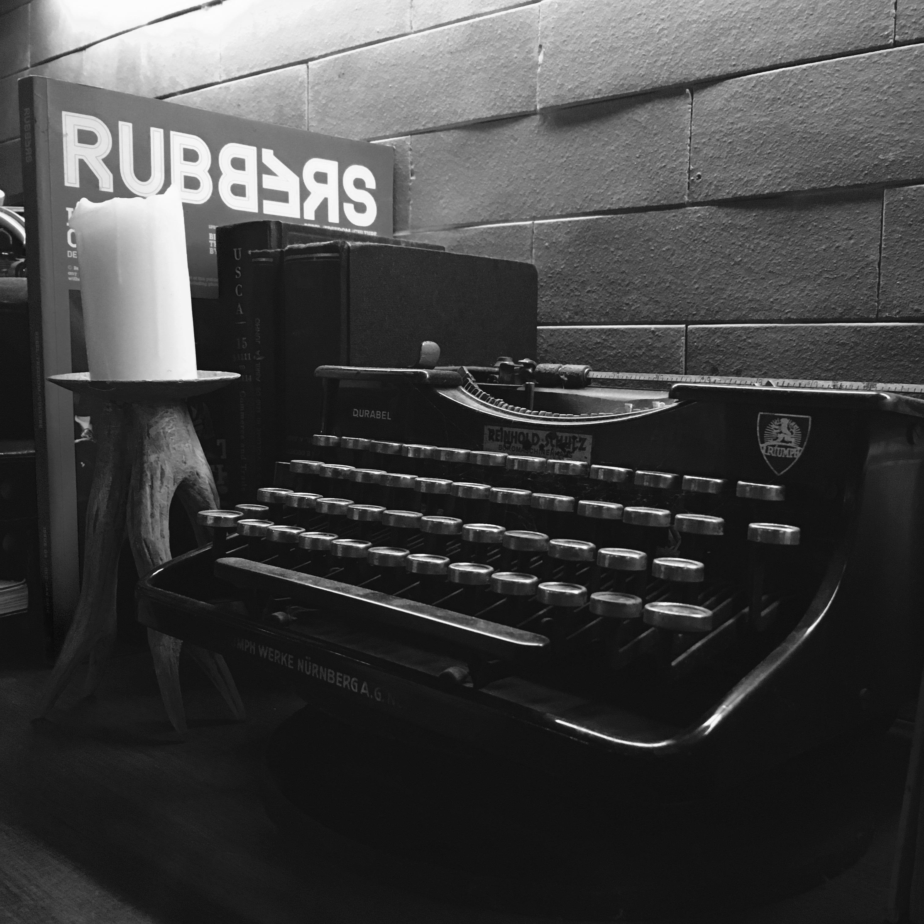 Retro Ancient Typewriter free image download