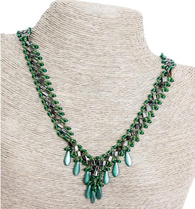 Green neck jewelry free image download