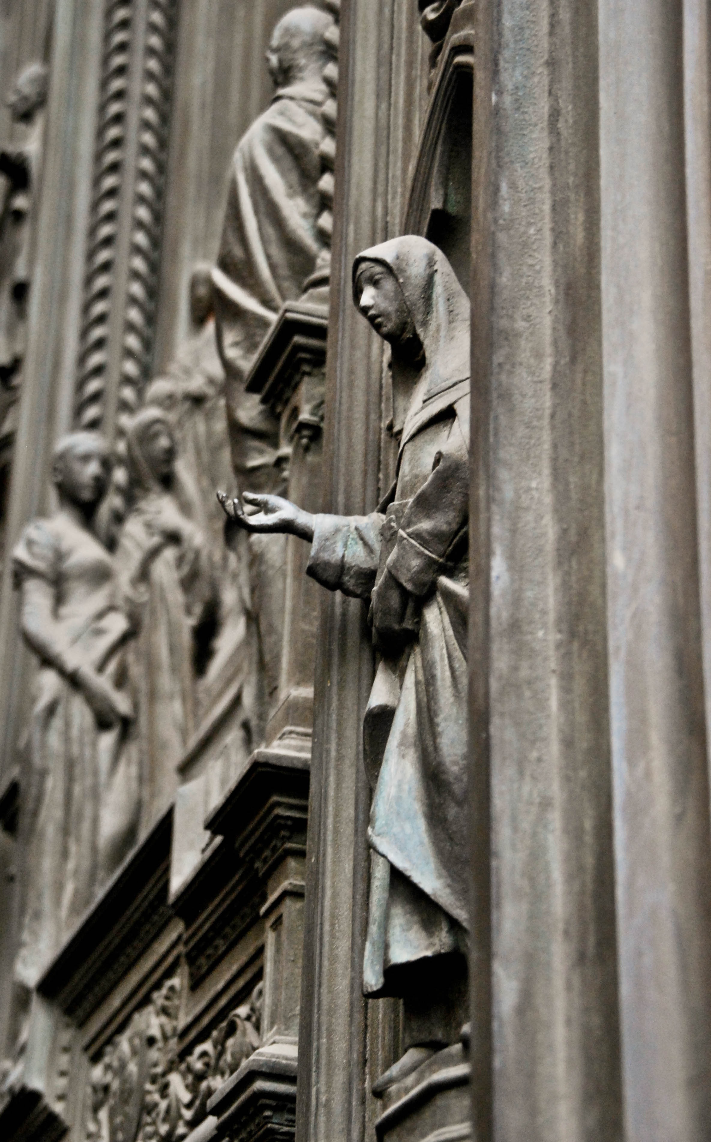The Statue Valencia Begging free image download
