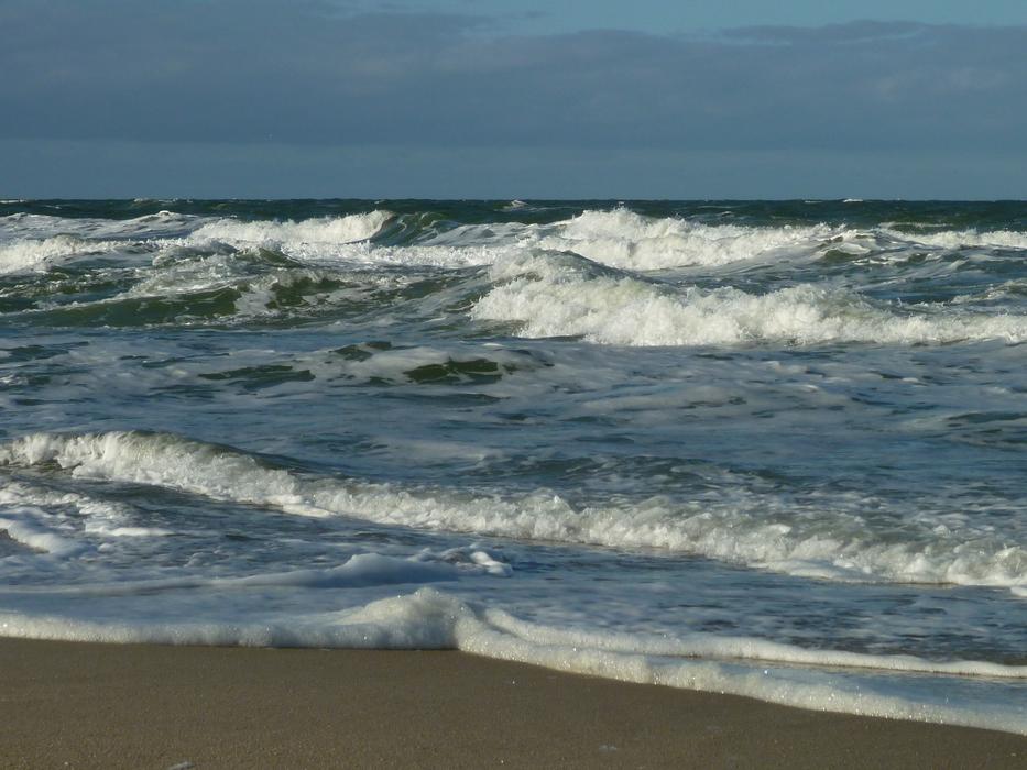 Multiple sea waves free image download