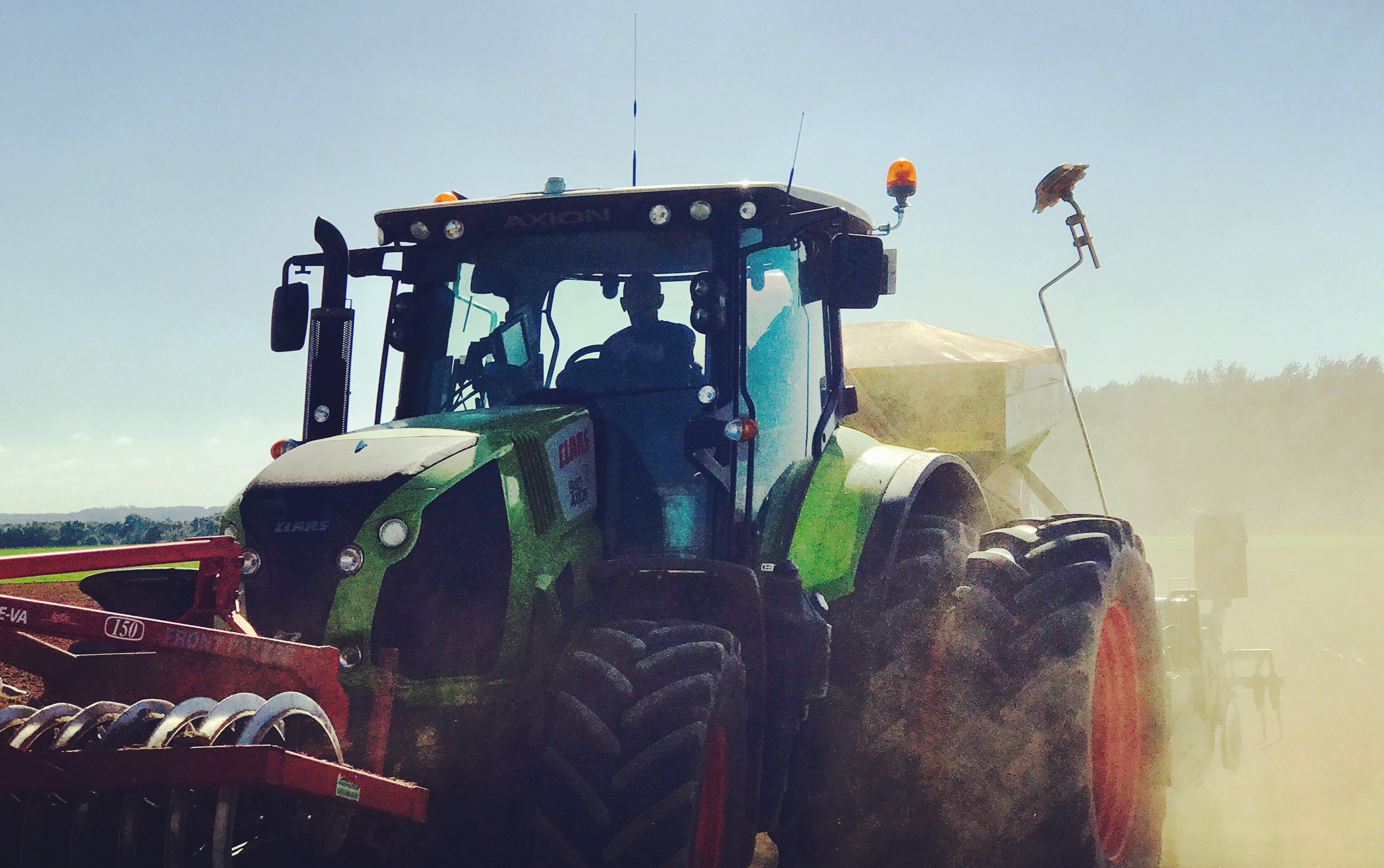 Tractor dust field free image download