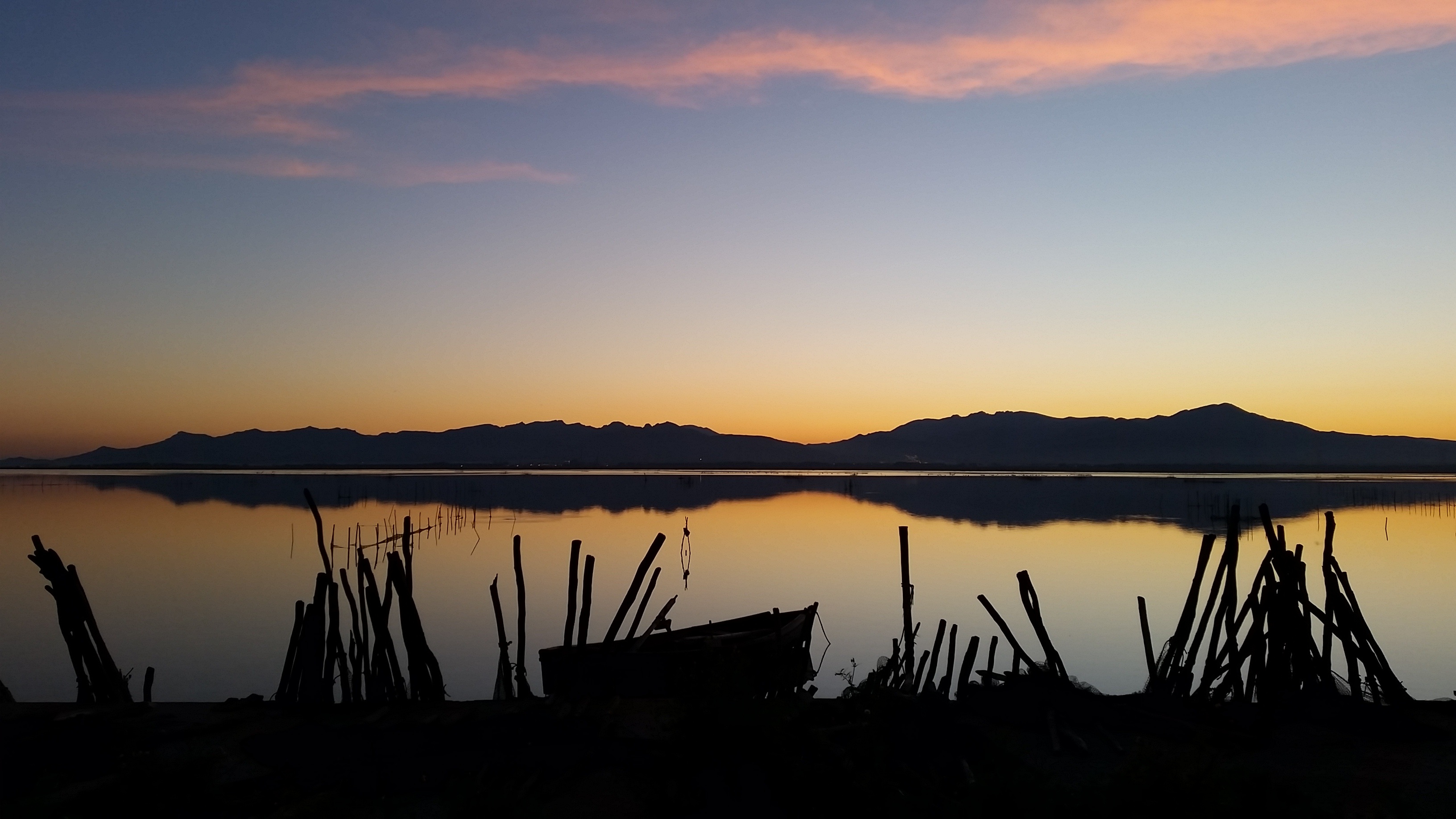 Mirroring Sea Shadow free image download