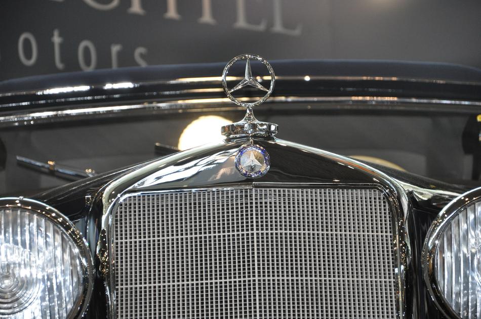 Mercedes Car Monument free image download