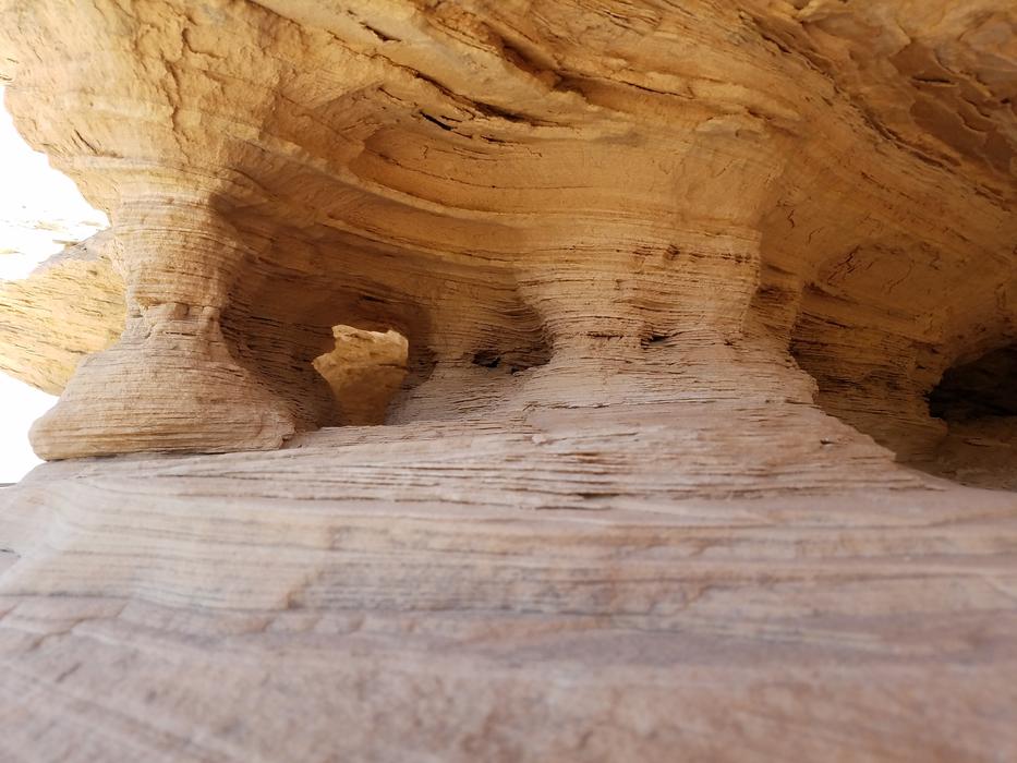 Beautiful carved sandstone free image download