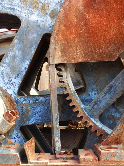 A rusty iron broken machine. free image download