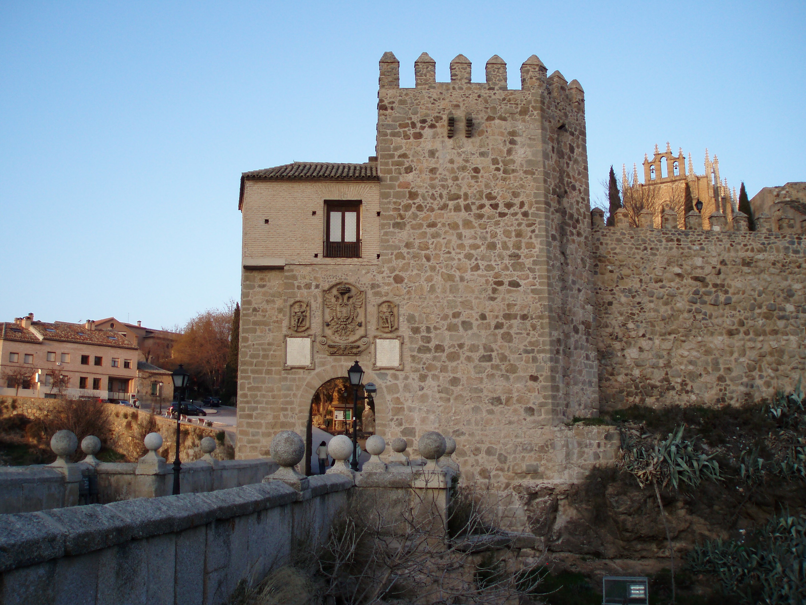 The stone castle is beautiful. free image download