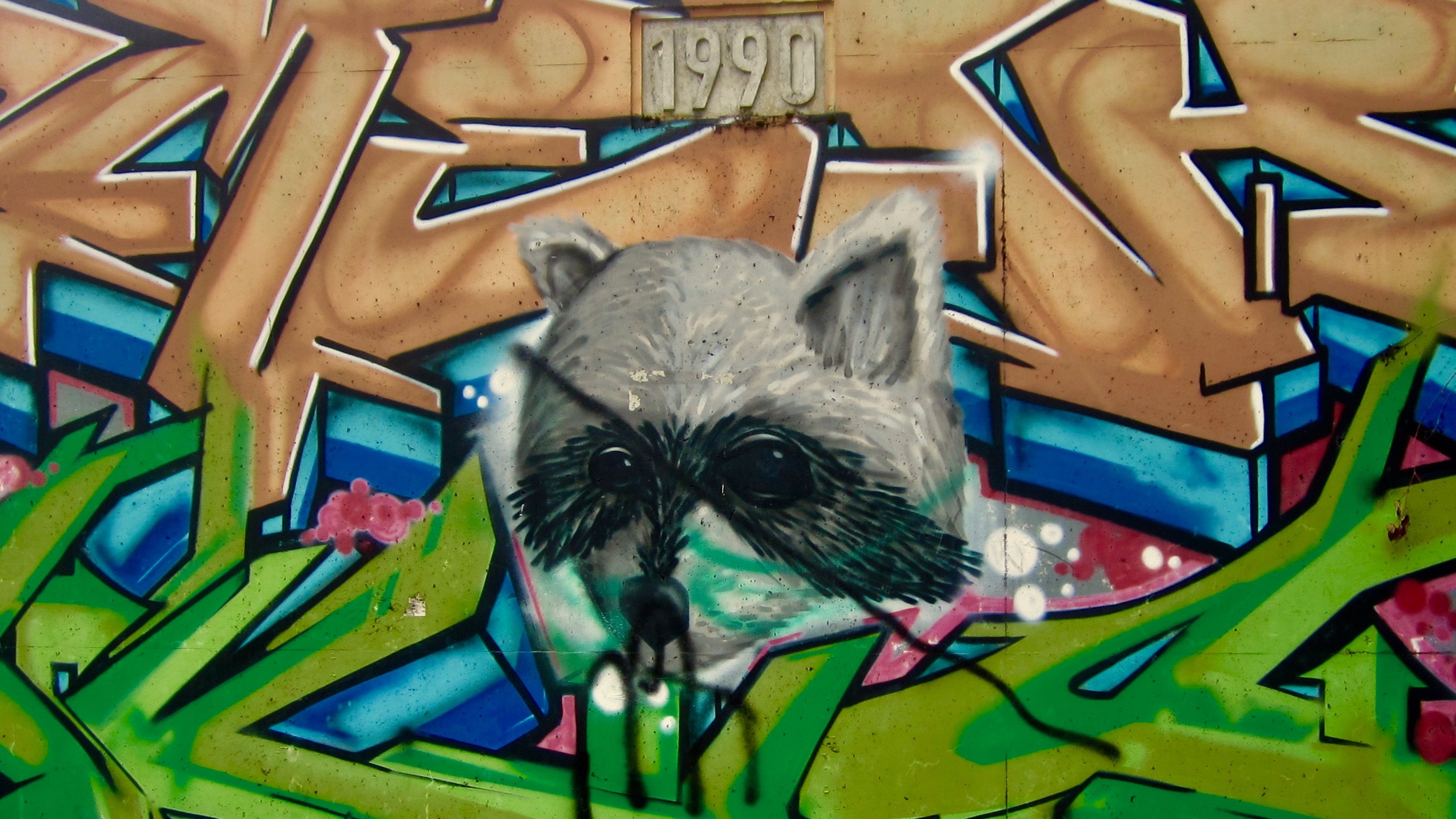 Animal drawing on the wall free image download