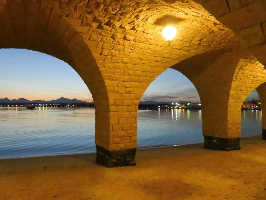 Ramadan Red Sea Reflections free image download