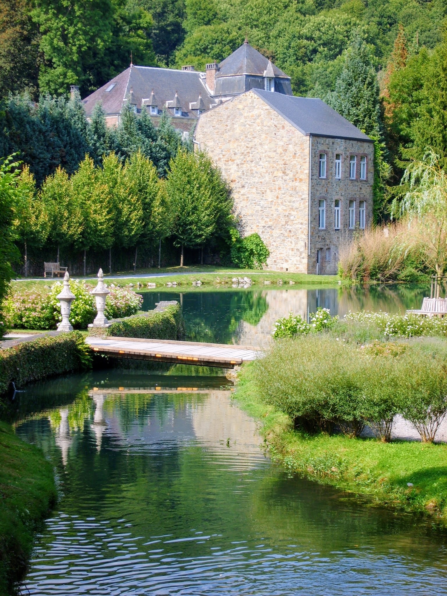 Ardennes Castle Pond free image download