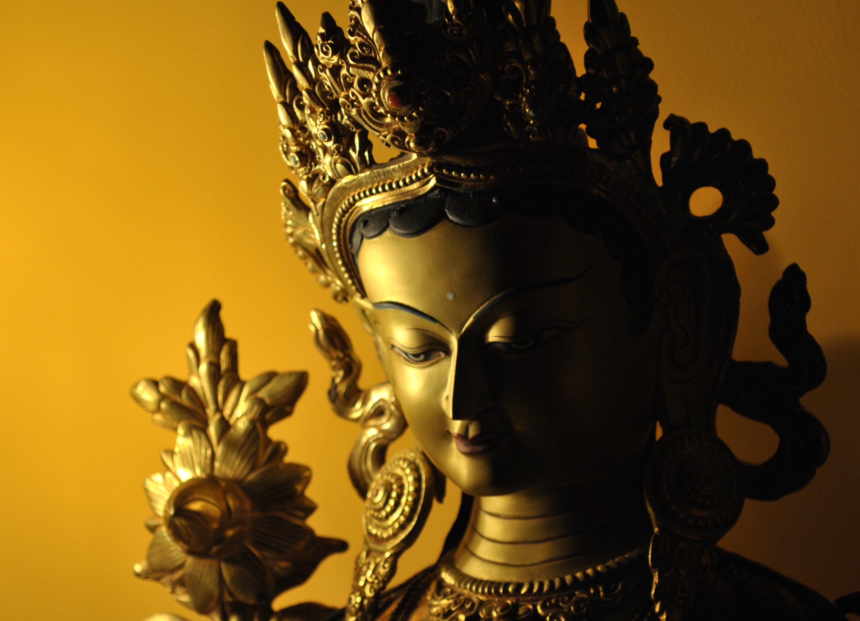 Sculpture golden look beautiful free image download