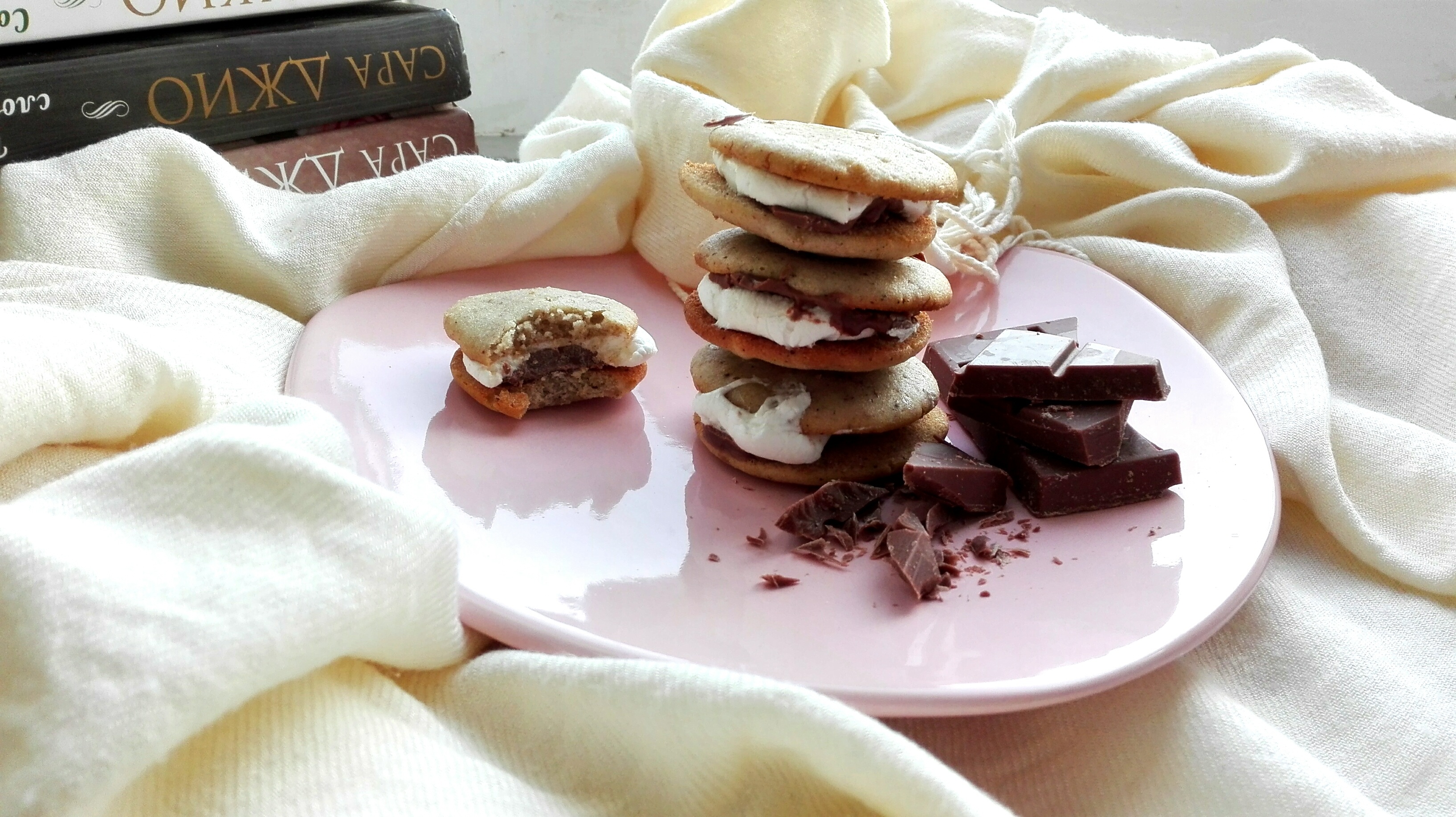 Chocolate pastries on the table free image download