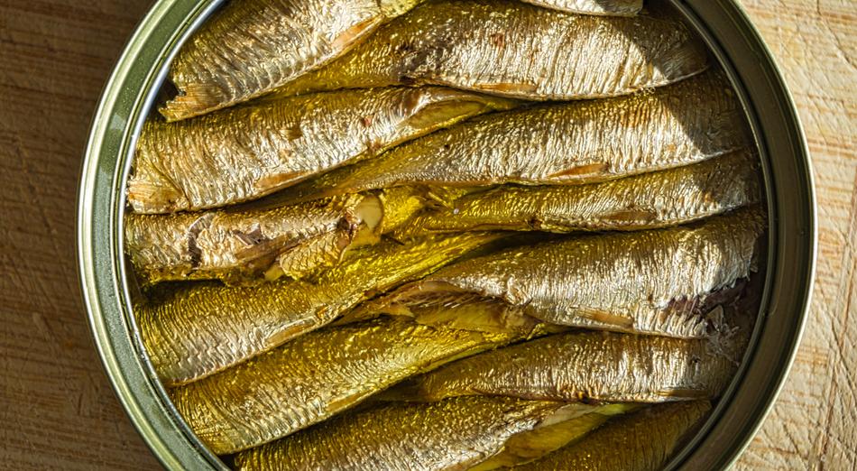 Salted delicious fish in oil free image download