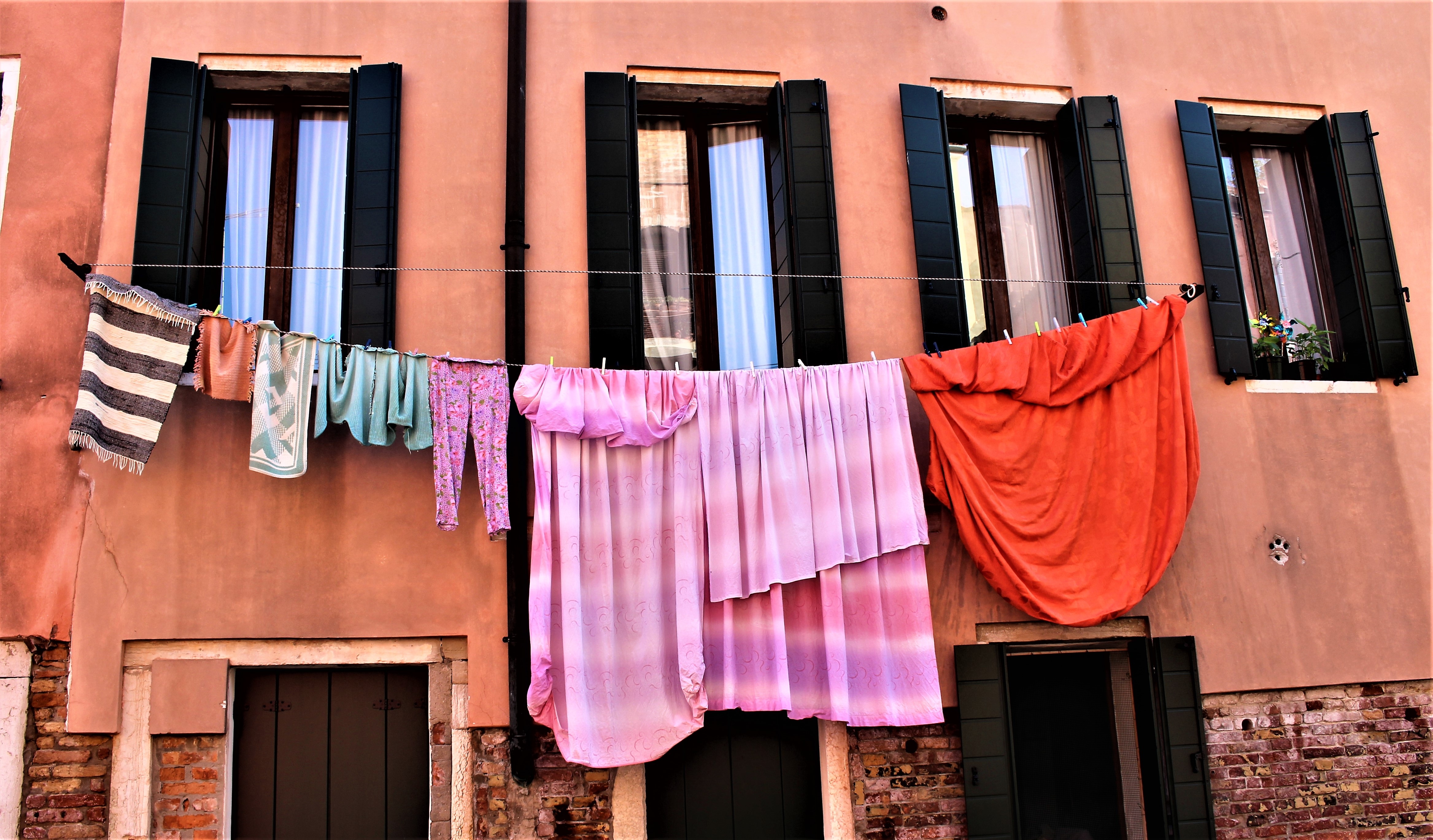 Washing Window Clothesline free image download