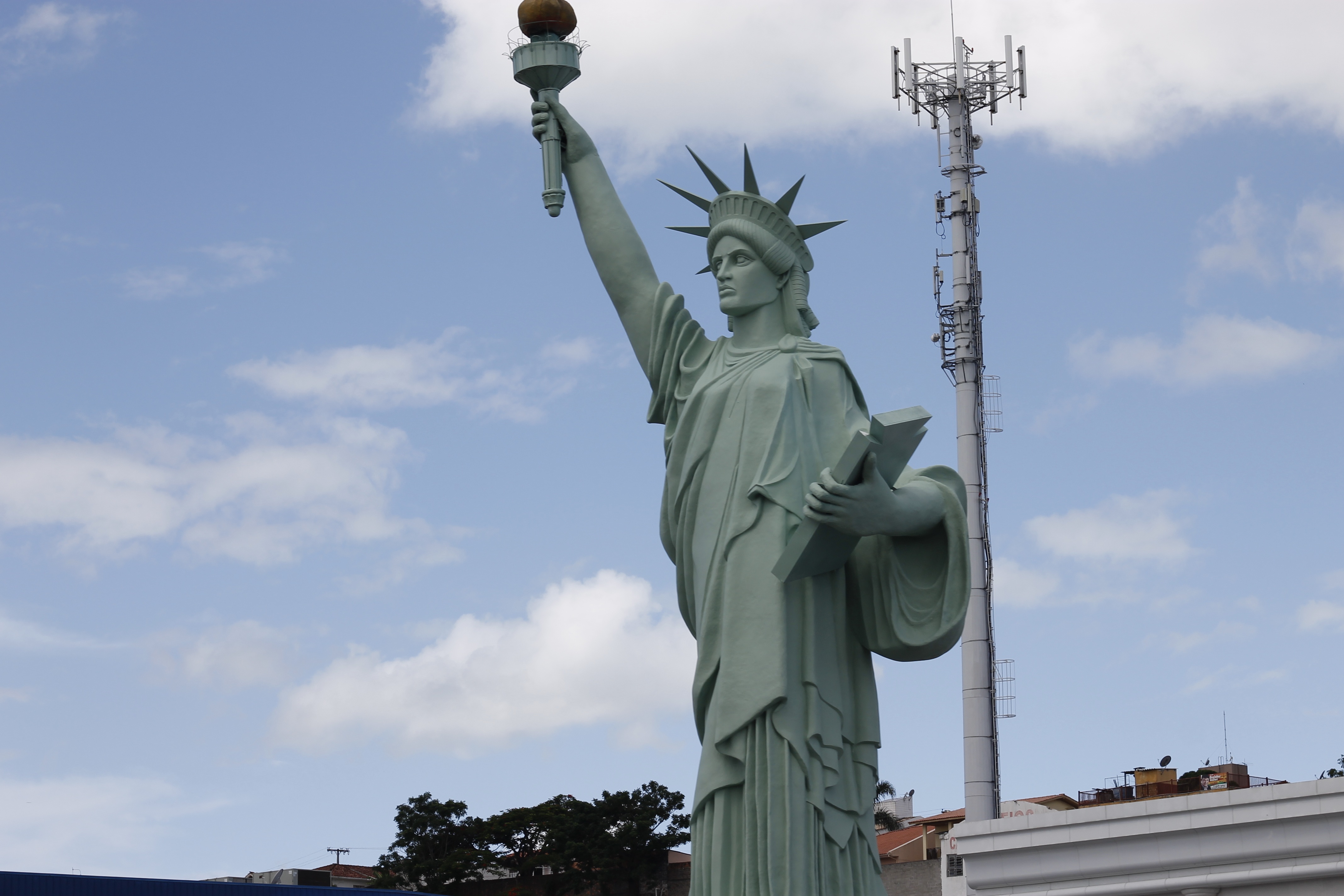 Freedom green sculpture free image download