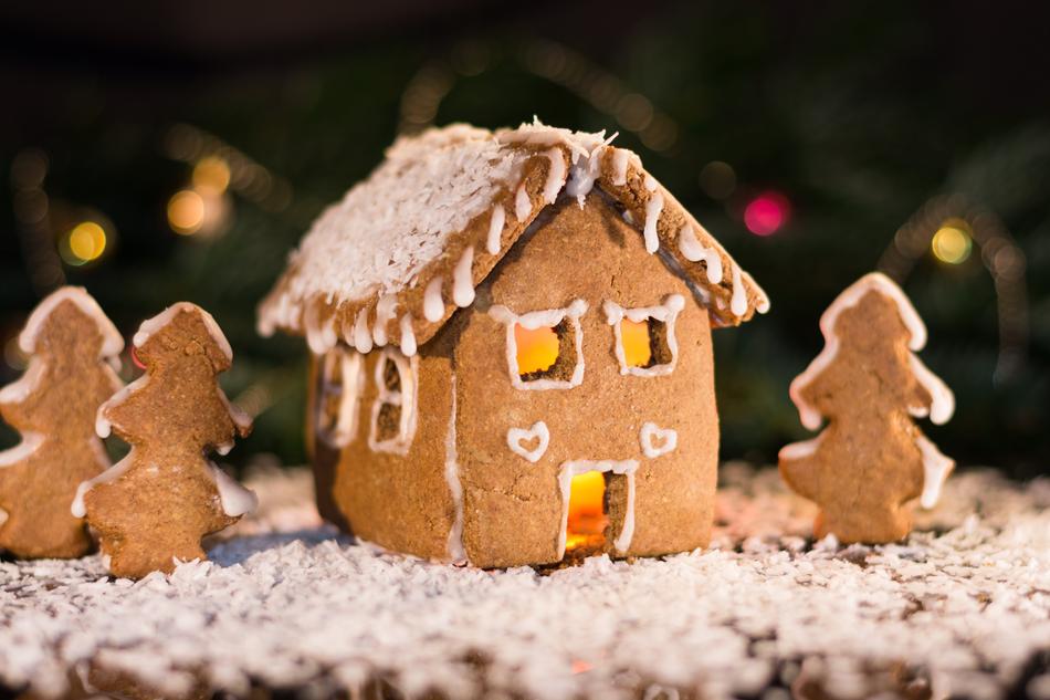 Sweet gingerbread house christmas free image download